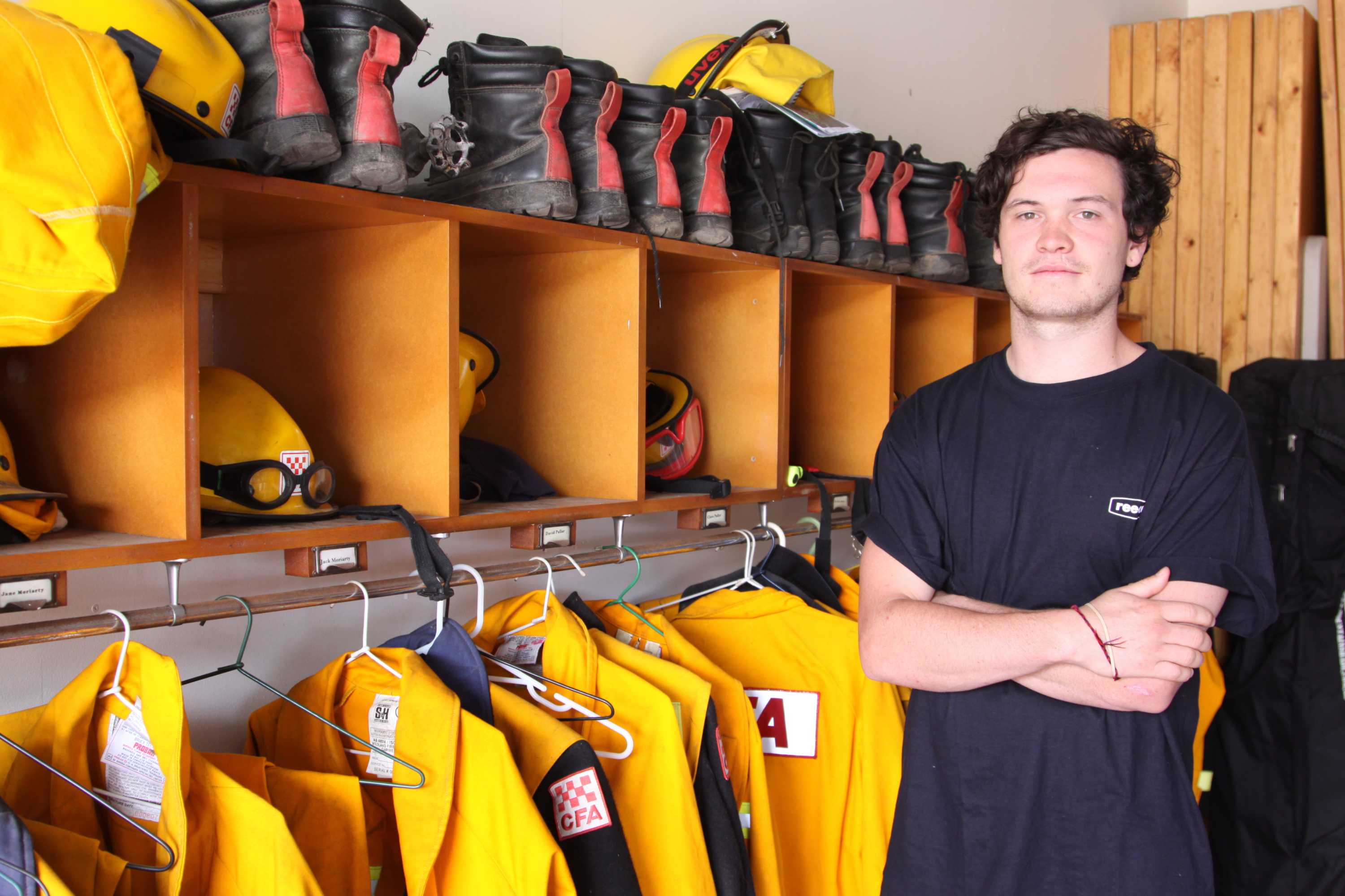 A young volunteer firefighter returns to home lost in bushfire - triple j