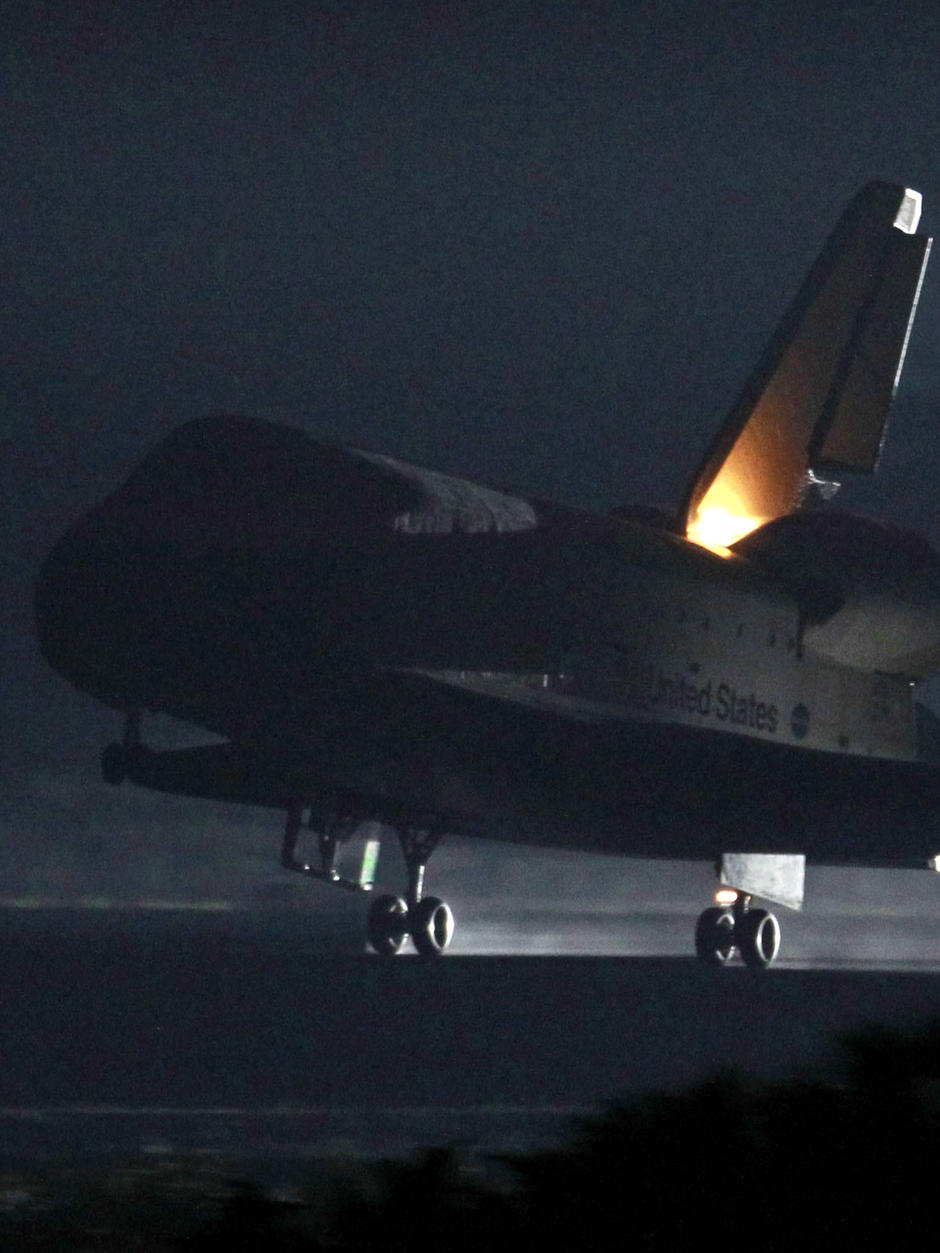 Endeavour comes back to Earth for final time - ABC News