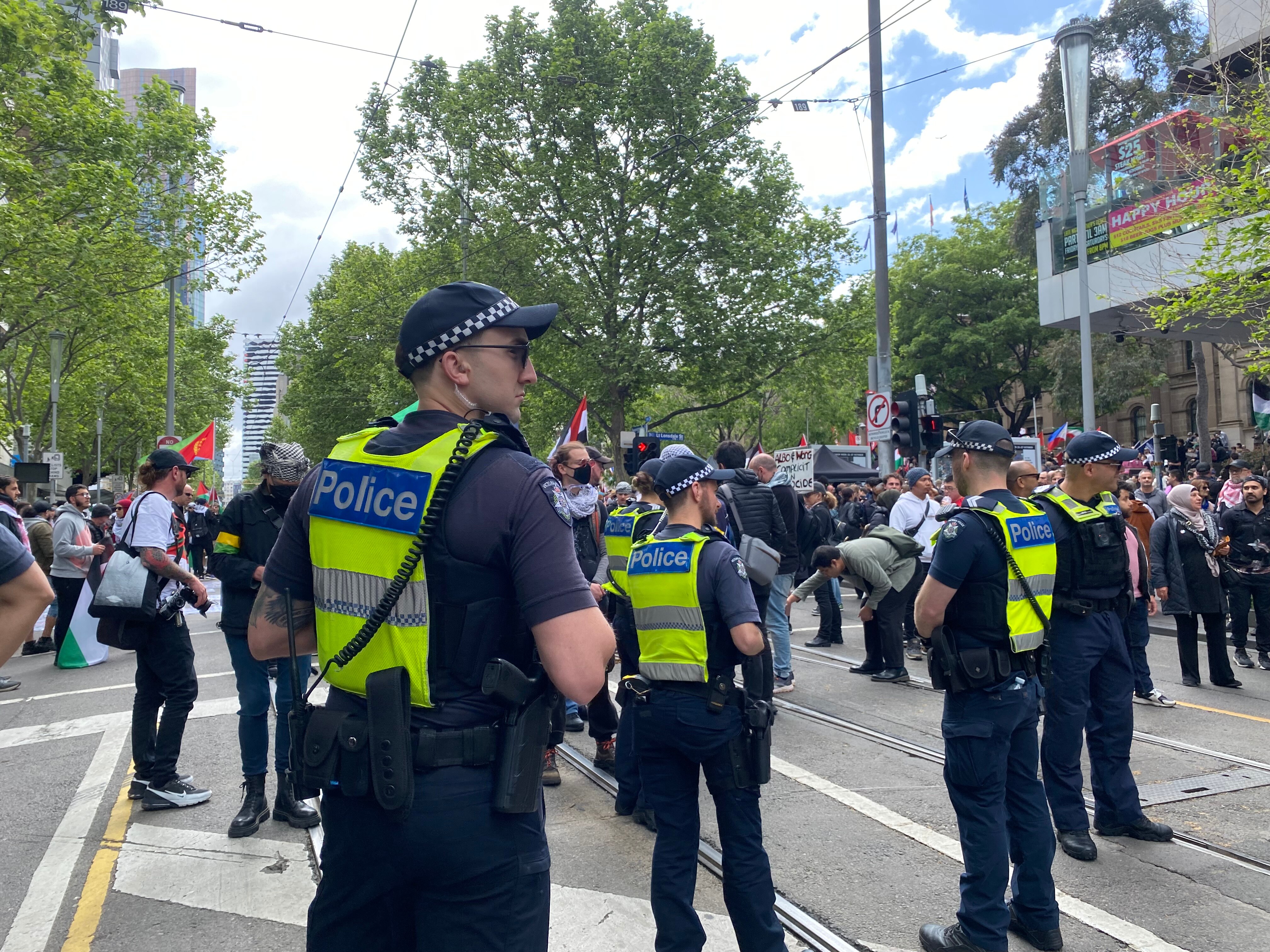 Victoria Police to be given broader powers to remove masks in protest ...