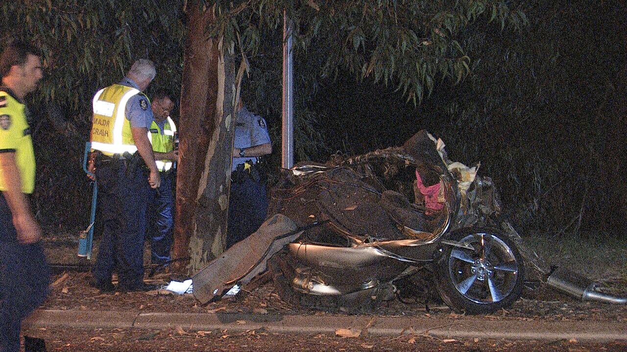 Two dead in Perth crash after police abandon high-speed chase - ABC News