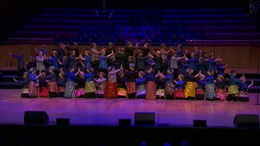 Anak-anak Australia menampilkan Tari Ratoh Duek di Sydney - ABC News