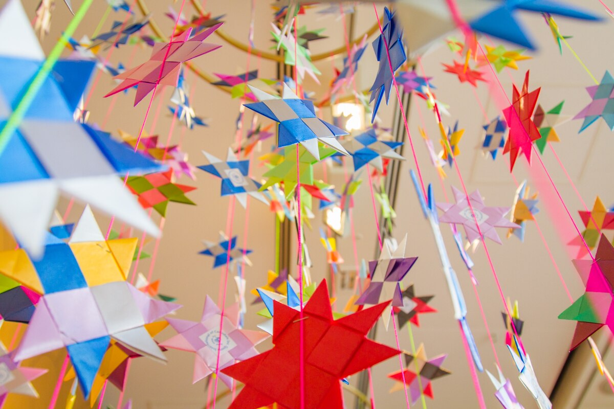 One million paper stars woven to help fight violence to shine at ...
