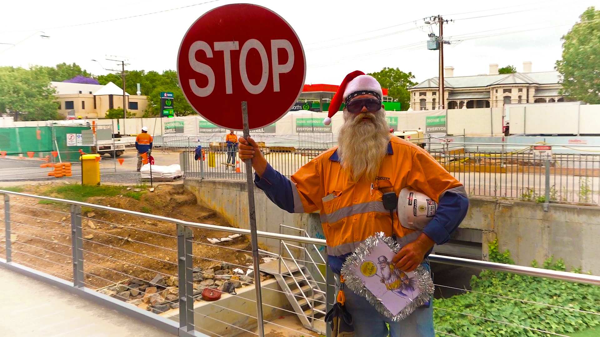 Is this Australia's happiest traffic controller? - ABC News