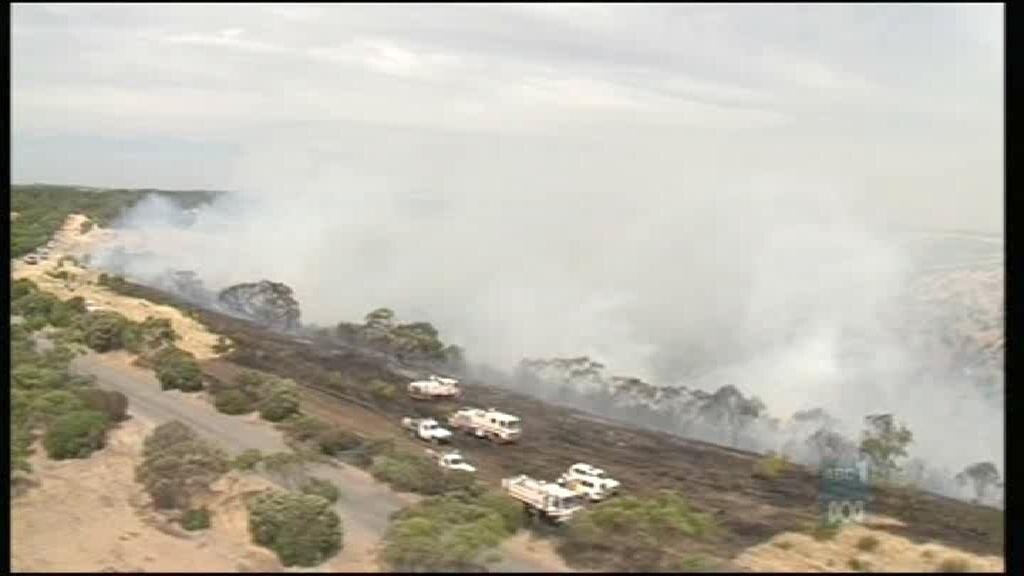 Crews fight fires across SA - ABC News