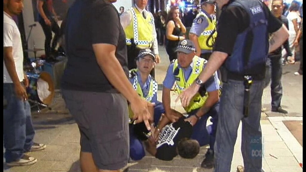 Hotel owners protest lockouts - ABC News