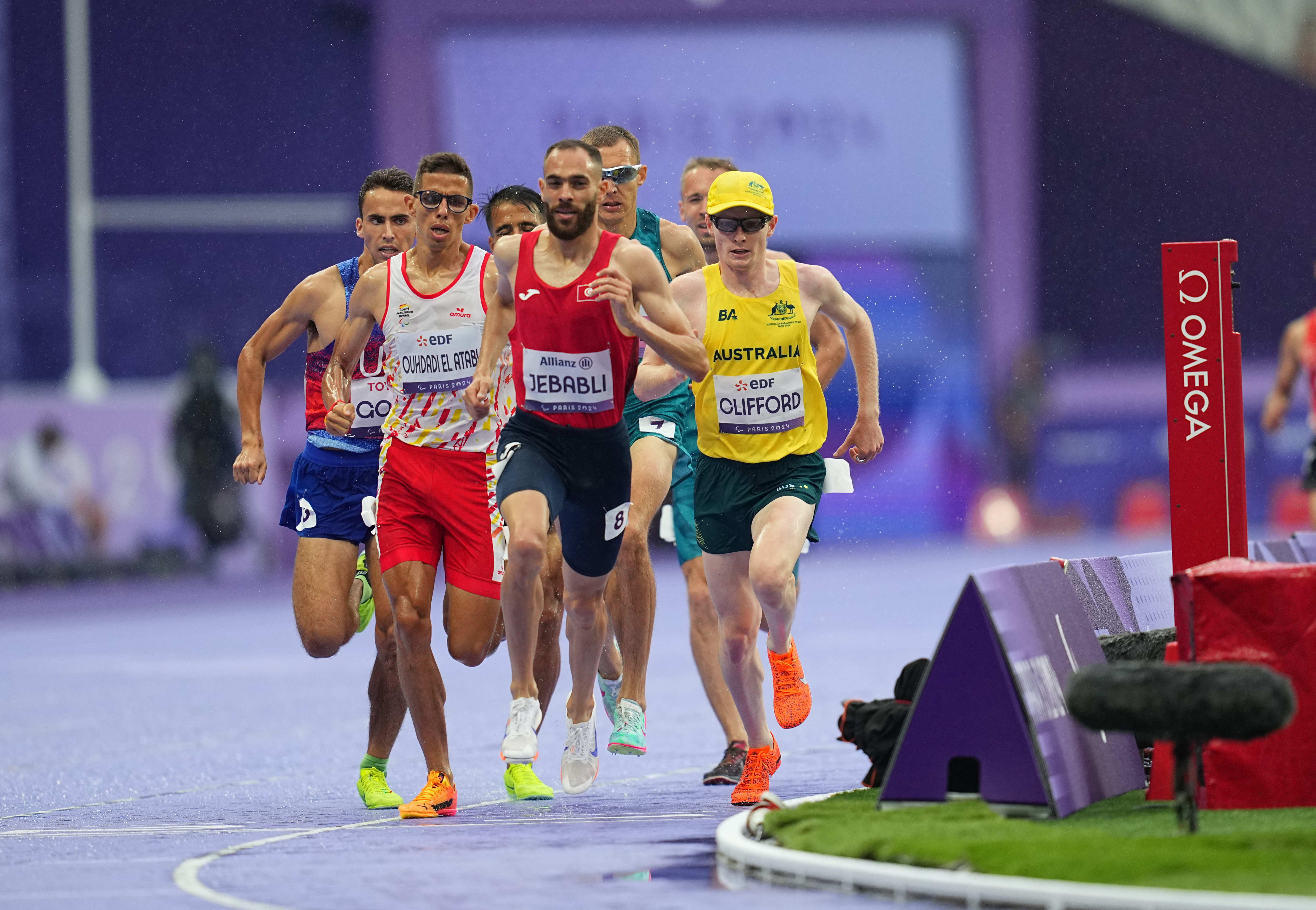 Jaryd Clifford curses his luck as James Turner celebrates a record on ...