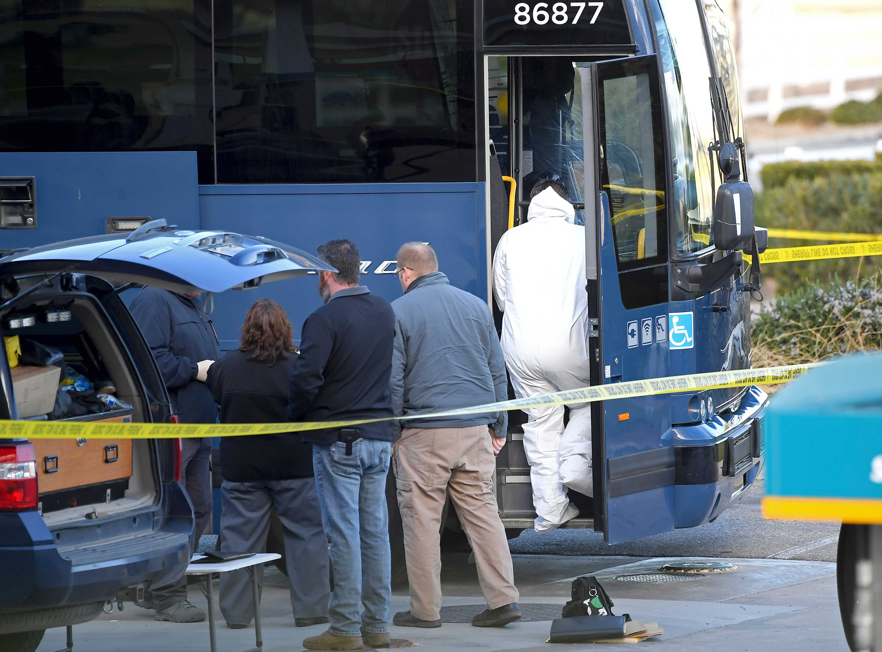 Bus shooting in California leaves one dead and five injured - ABC News