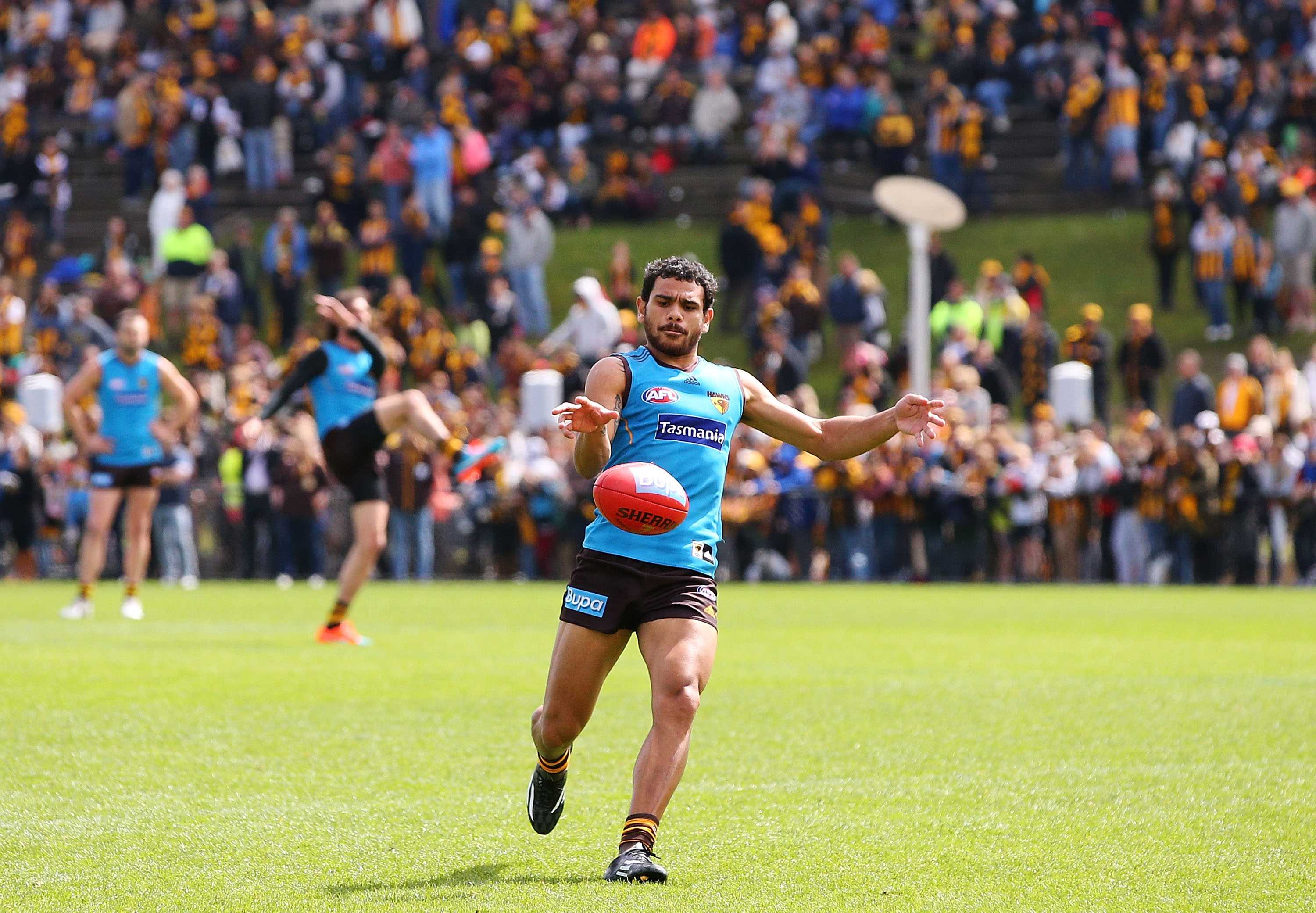 AFL grand final: Cyril Rioli trains well as thousands flock to Hawthorn ...