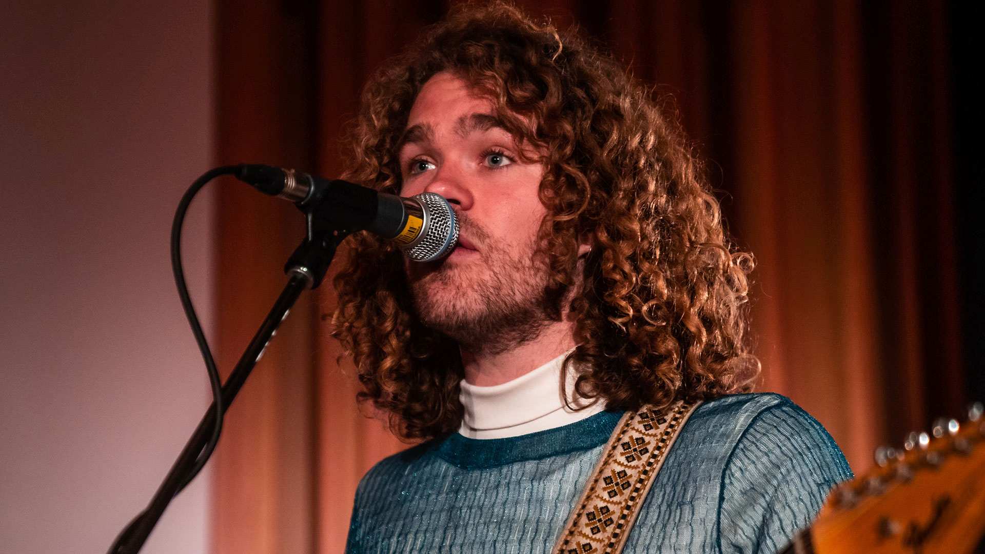 Noah Dillon covers HAIM’s ‘The Wire’ for Like A Version PREVIEW - triple j