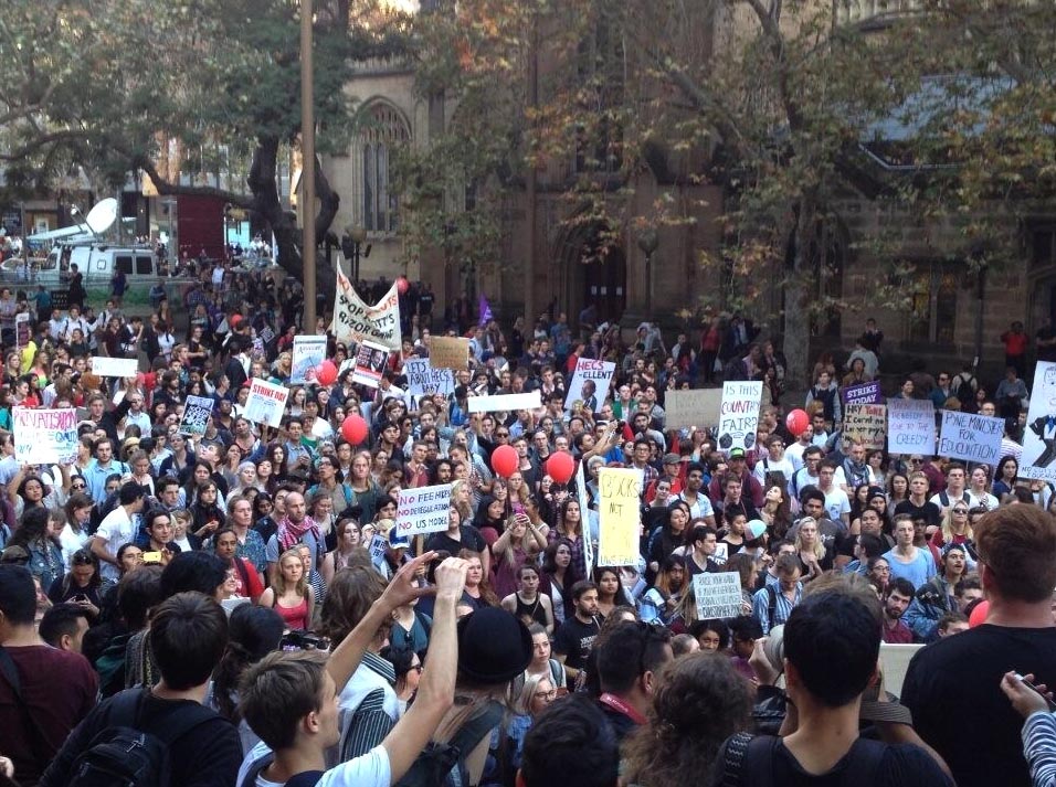 Students protest against Government plans to overhaul higher education ...