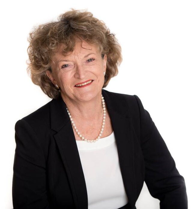 Federal election: Independent Sandra Boulter to take on Julie Bishop in ...