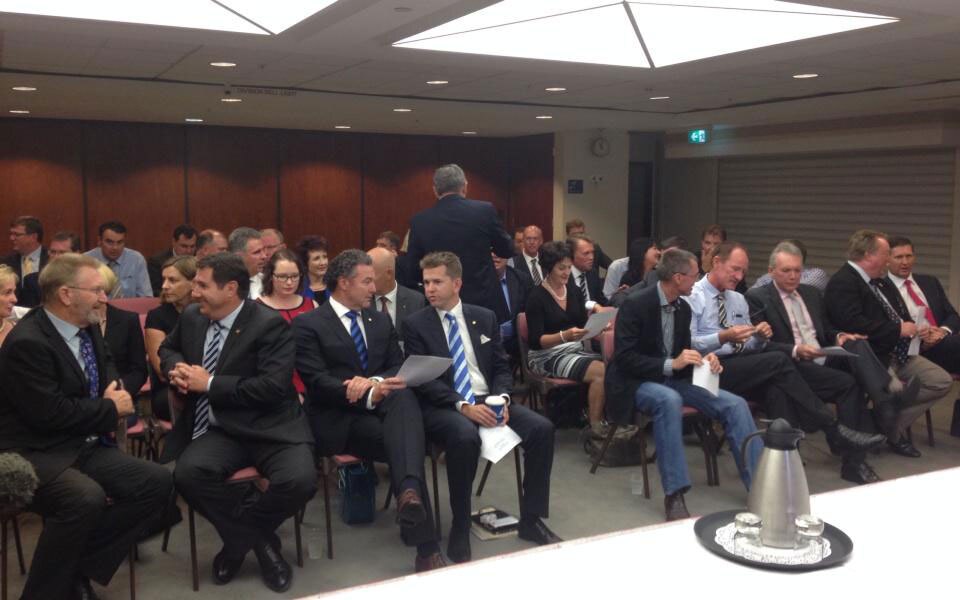 LNP MPs meet for Queensland leadership ballot to replace Campbell ...