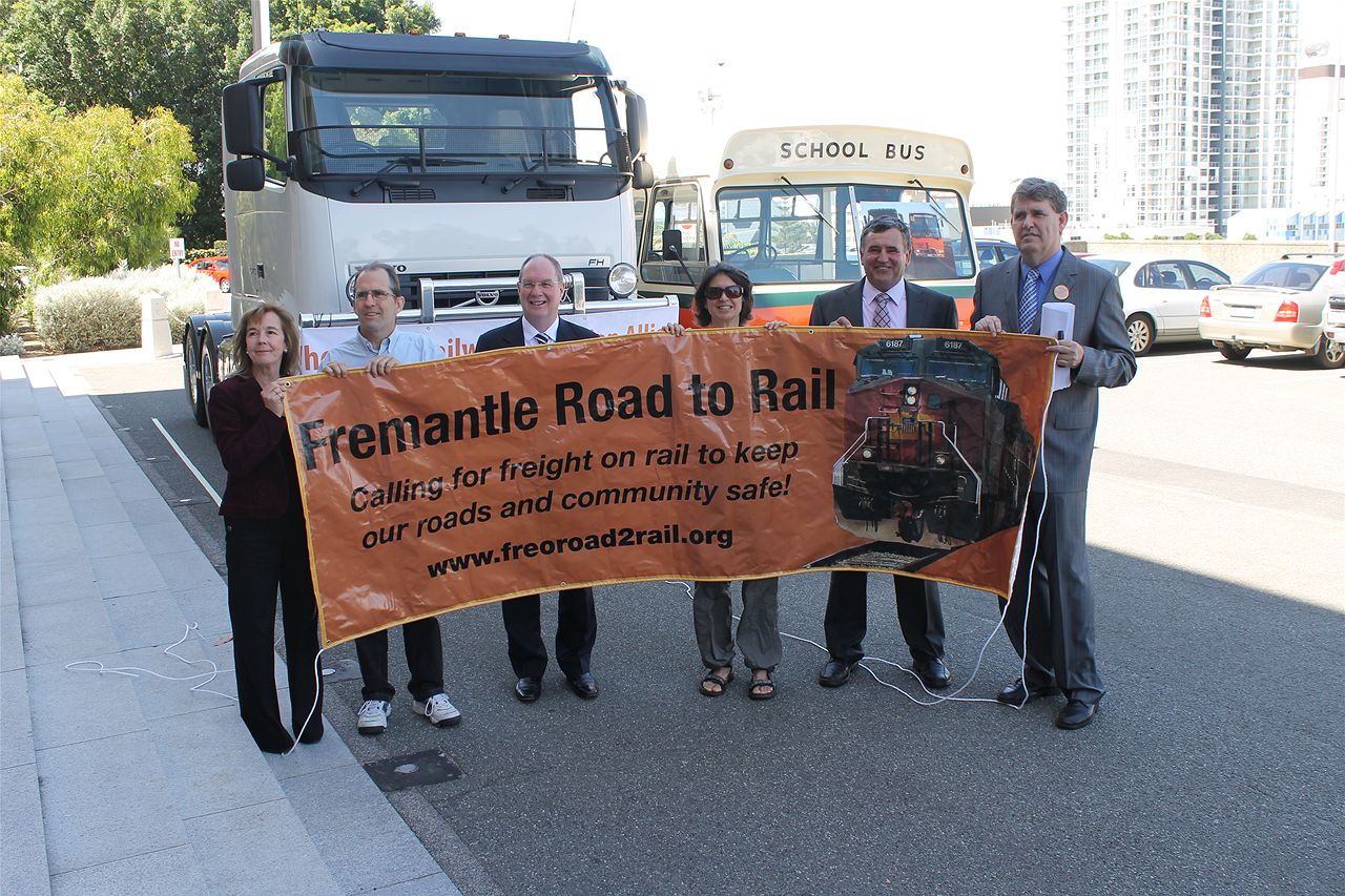 State opposition hasn't given up hope of keeping grain on rail - ABC News