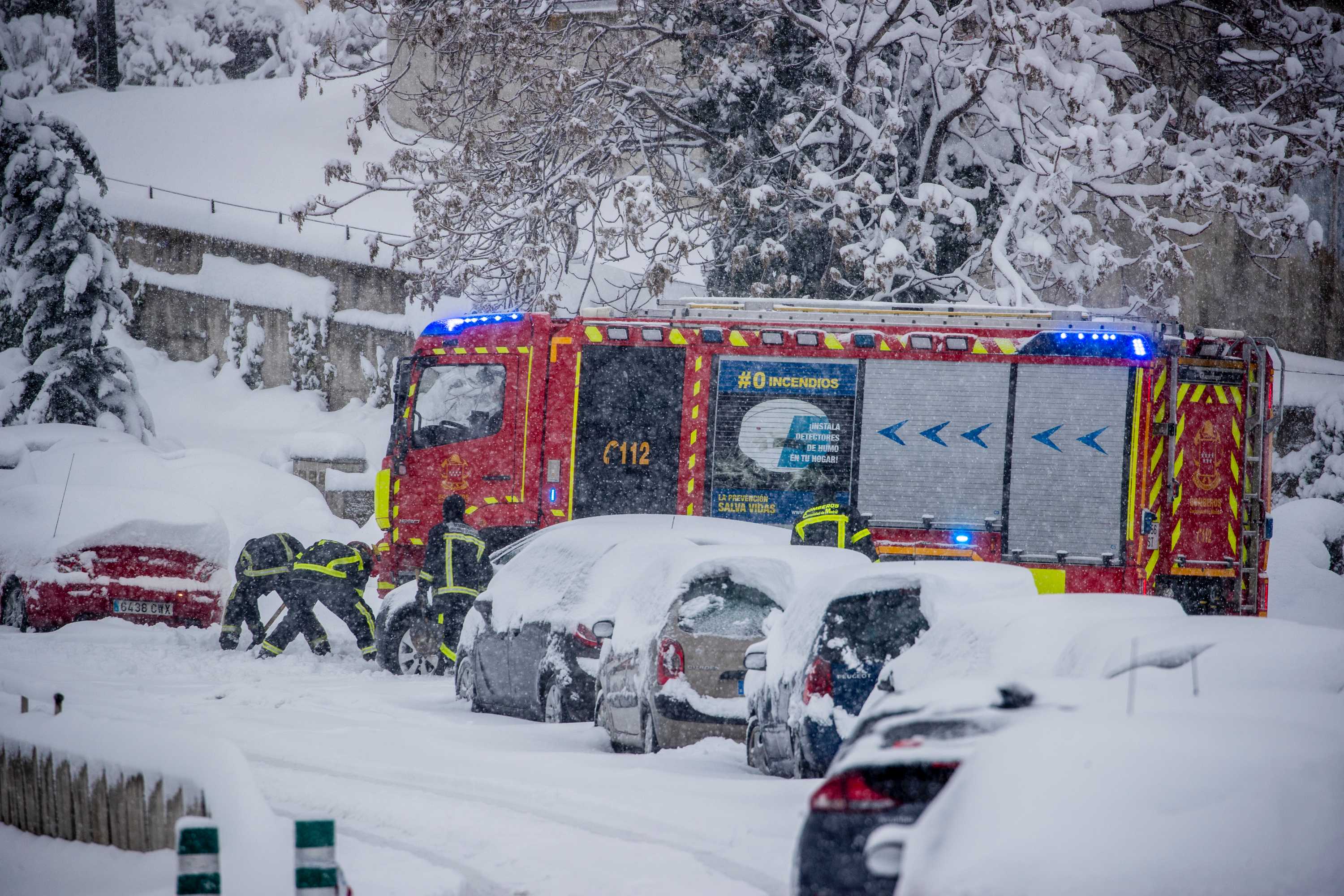 Spanish snow storm Filomena kills four, traps thousands in cars and ...