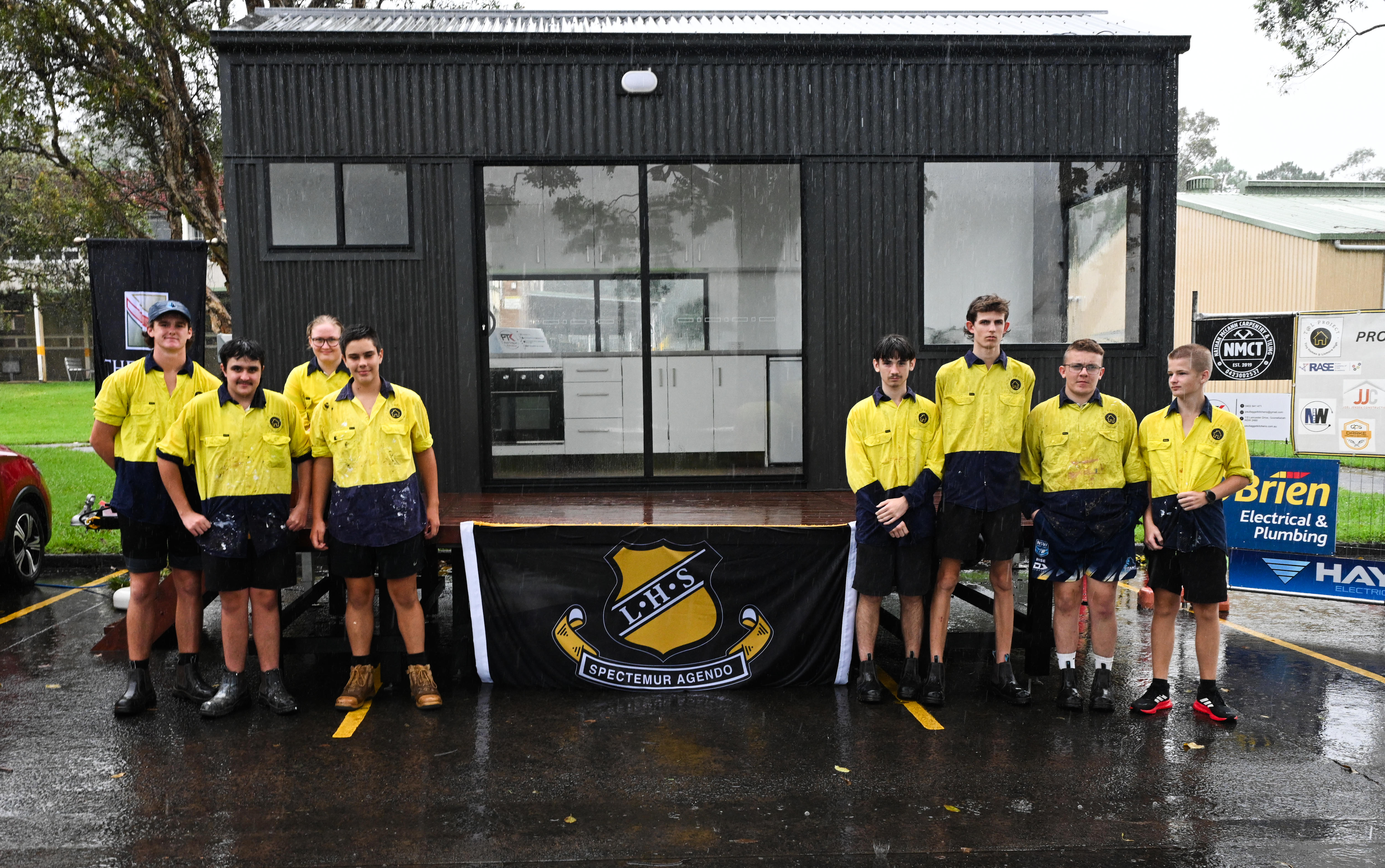 Lismore students use tiny home to tackle big housing problem - ABC News