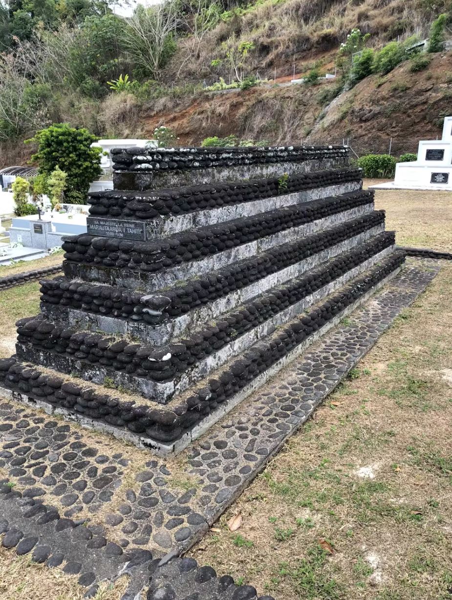 Hidden women of history: Marau Ta'aroa, the Sydney-schooled 'last Queen ...