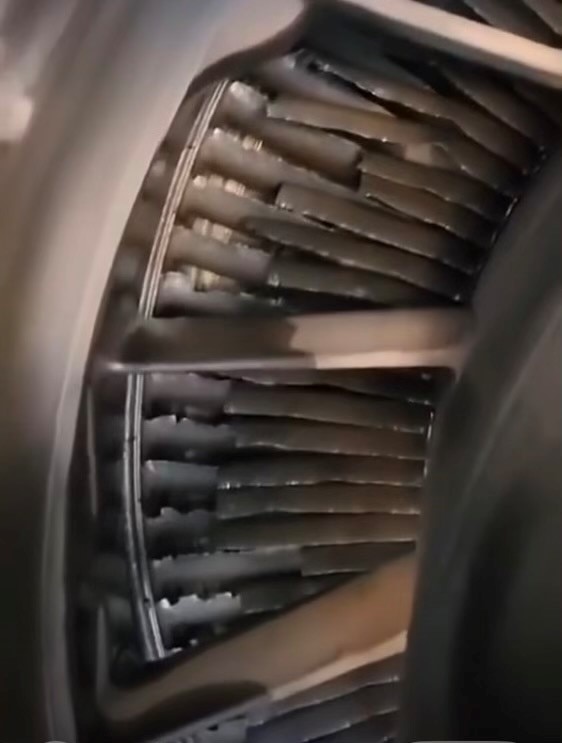 Qantas engine failure that forced Sydney Airport emergency landing ...