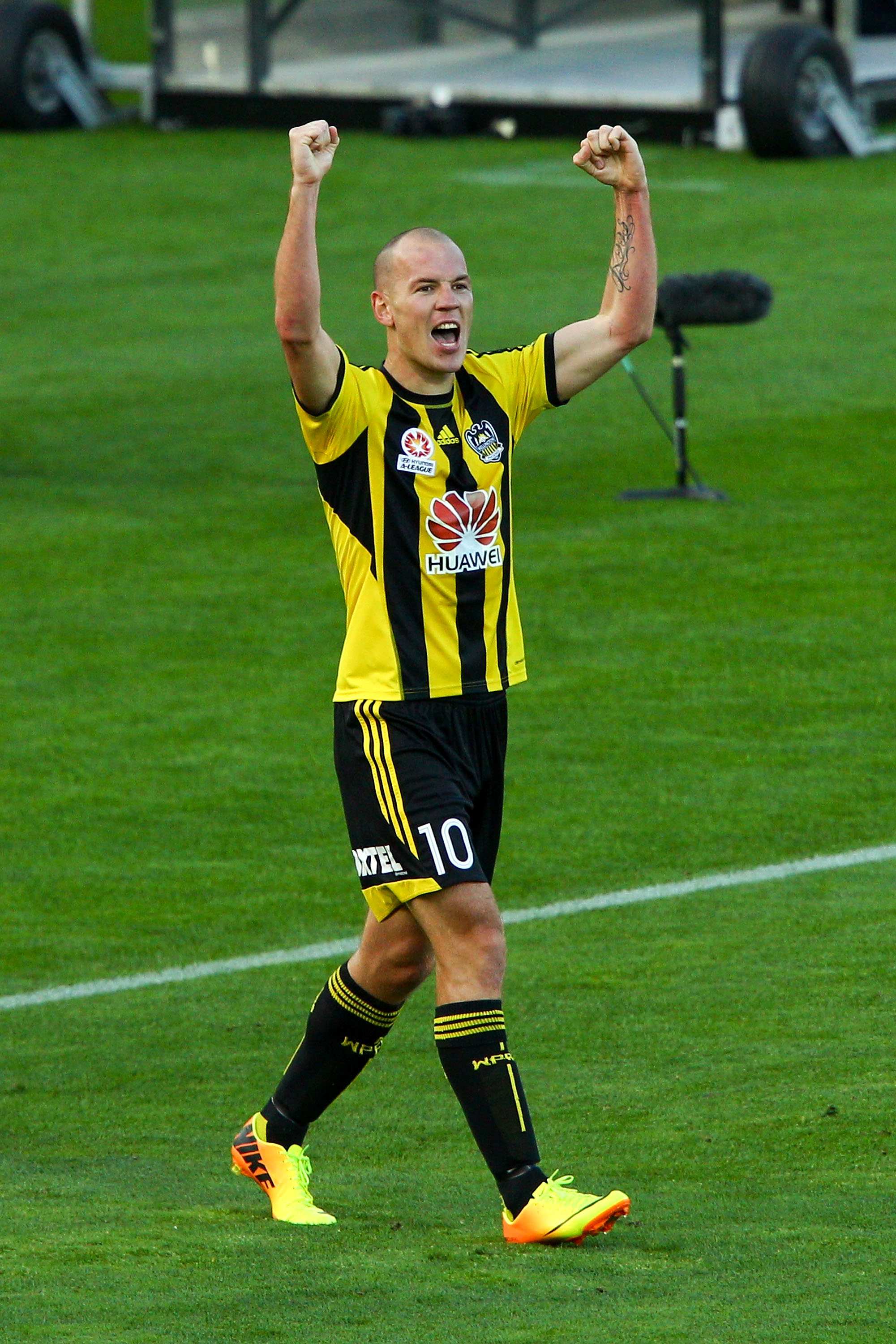 Wellington Phoenix secures 1-0 A-League win against Sydney FC at ...