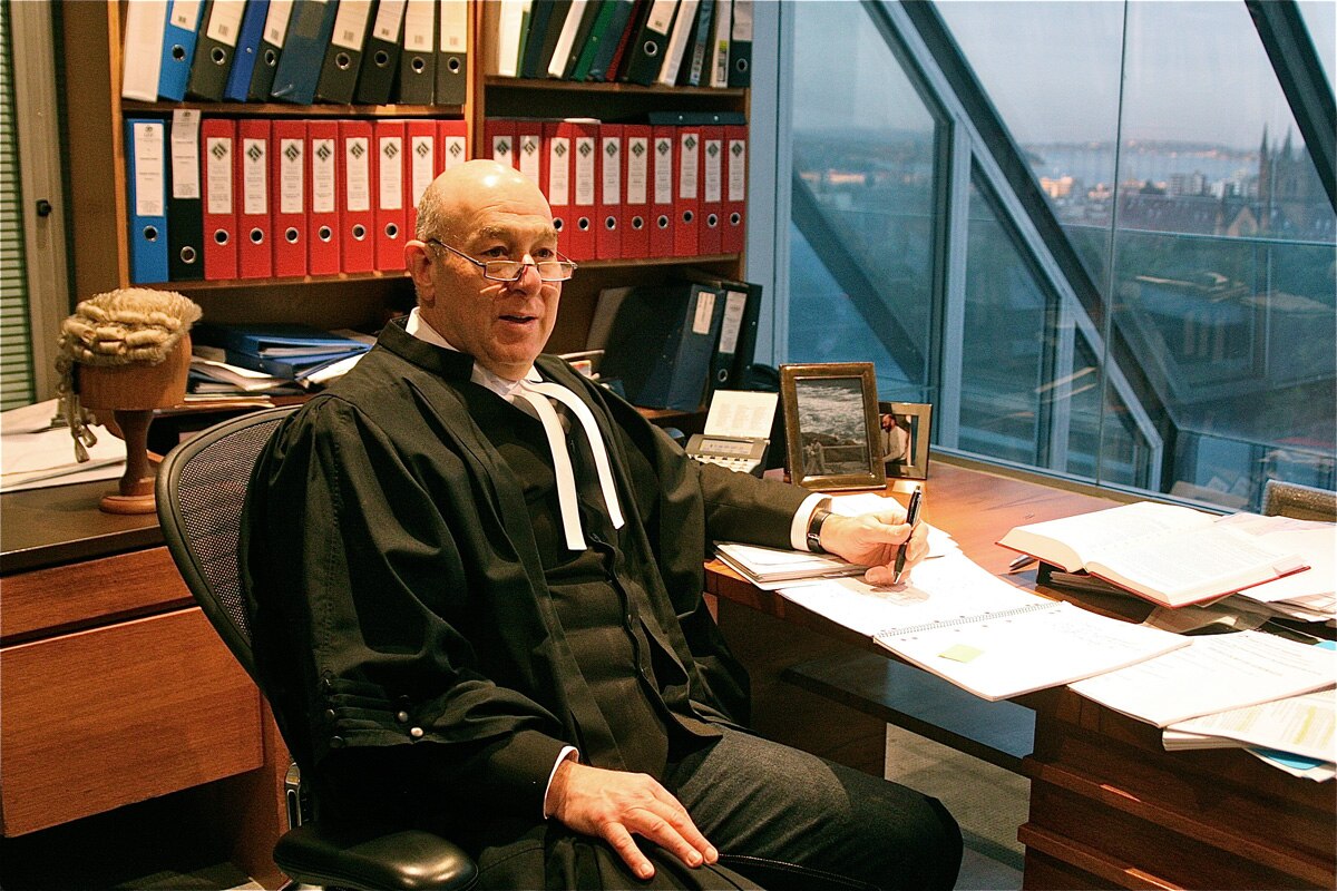 Wooing the jury - ABC listen