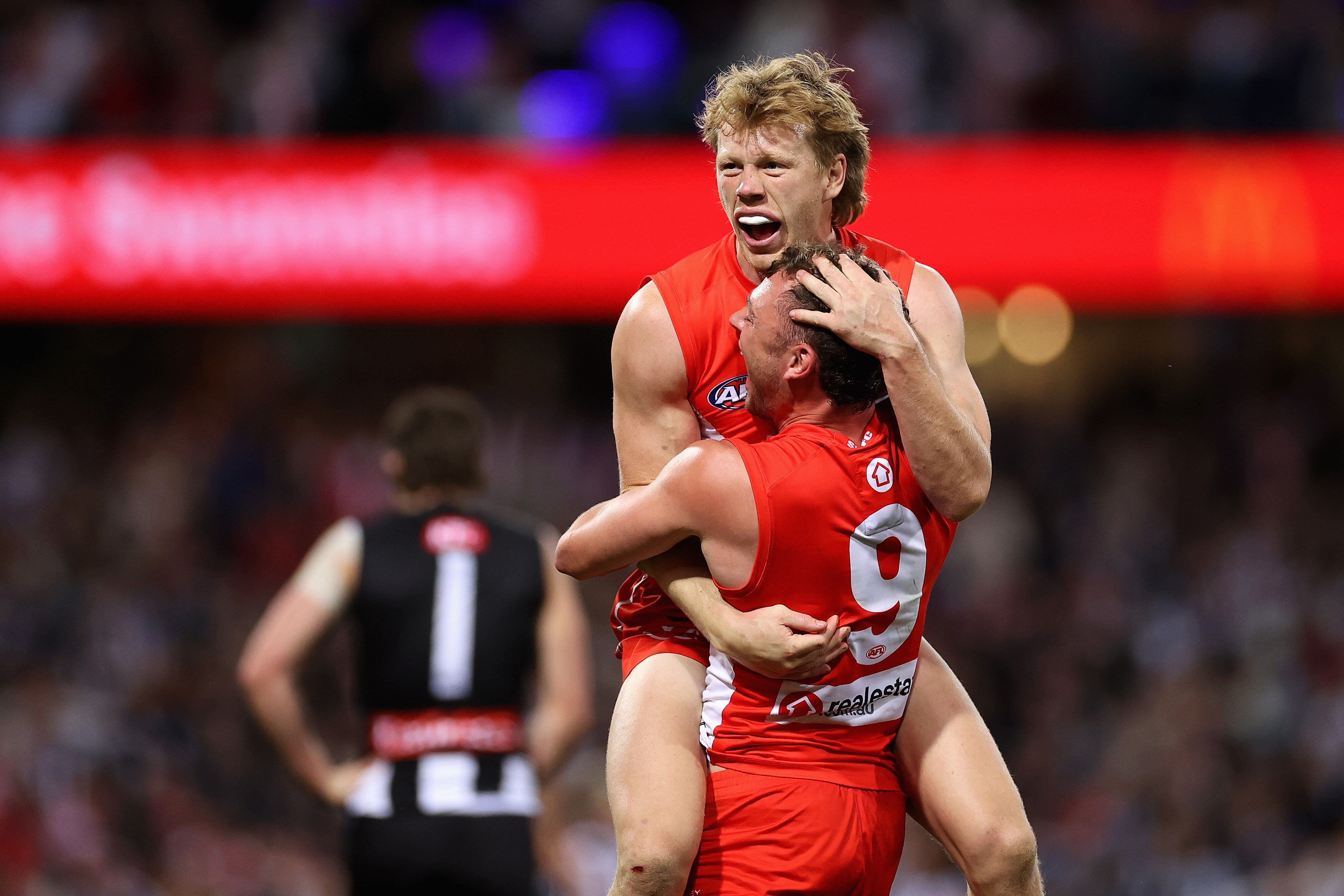 Sydney Swans beat Collingwood by one point to reach AFL grand final ...