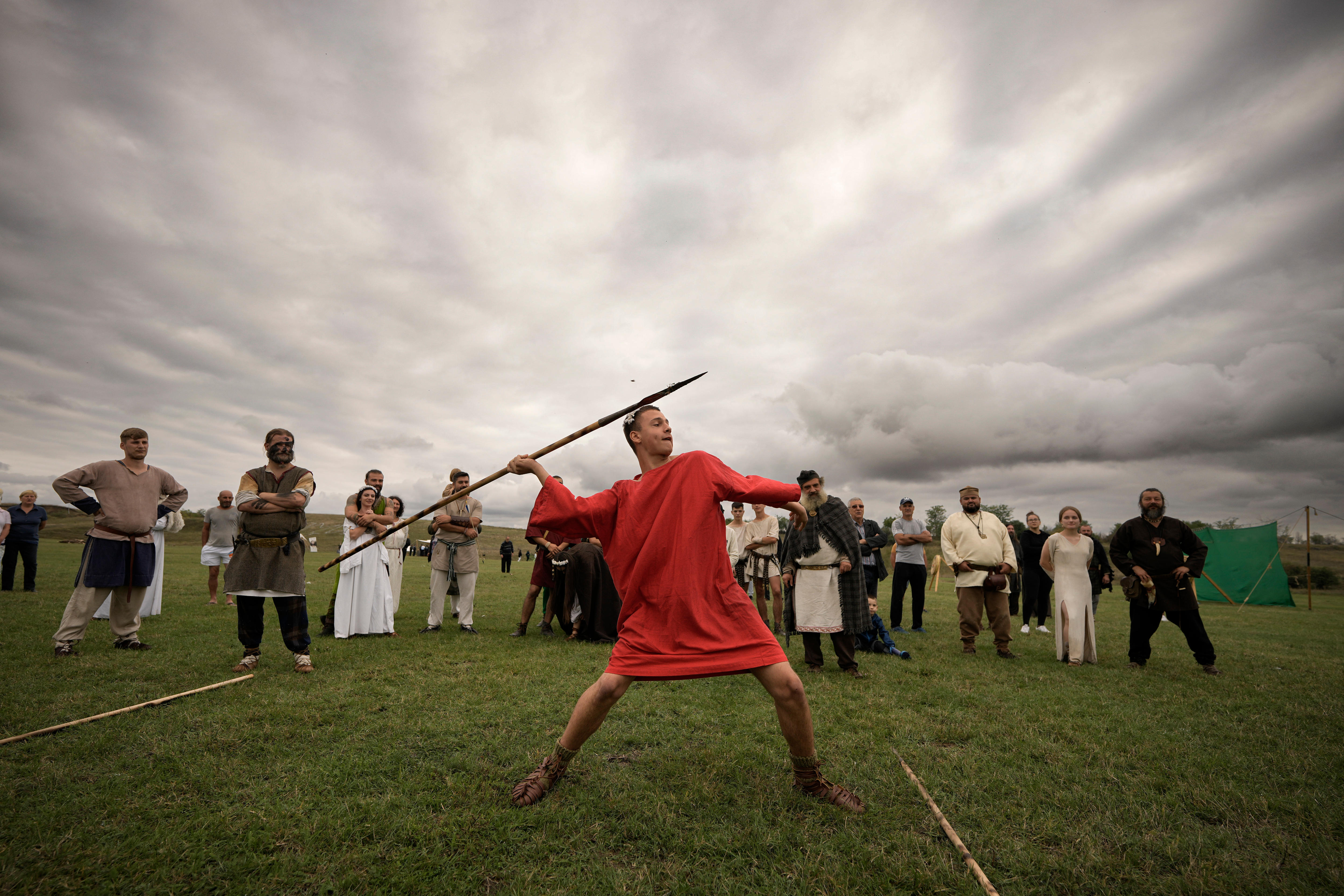 Battles of the Roman era brought to life at Romanian festival - ABC News
