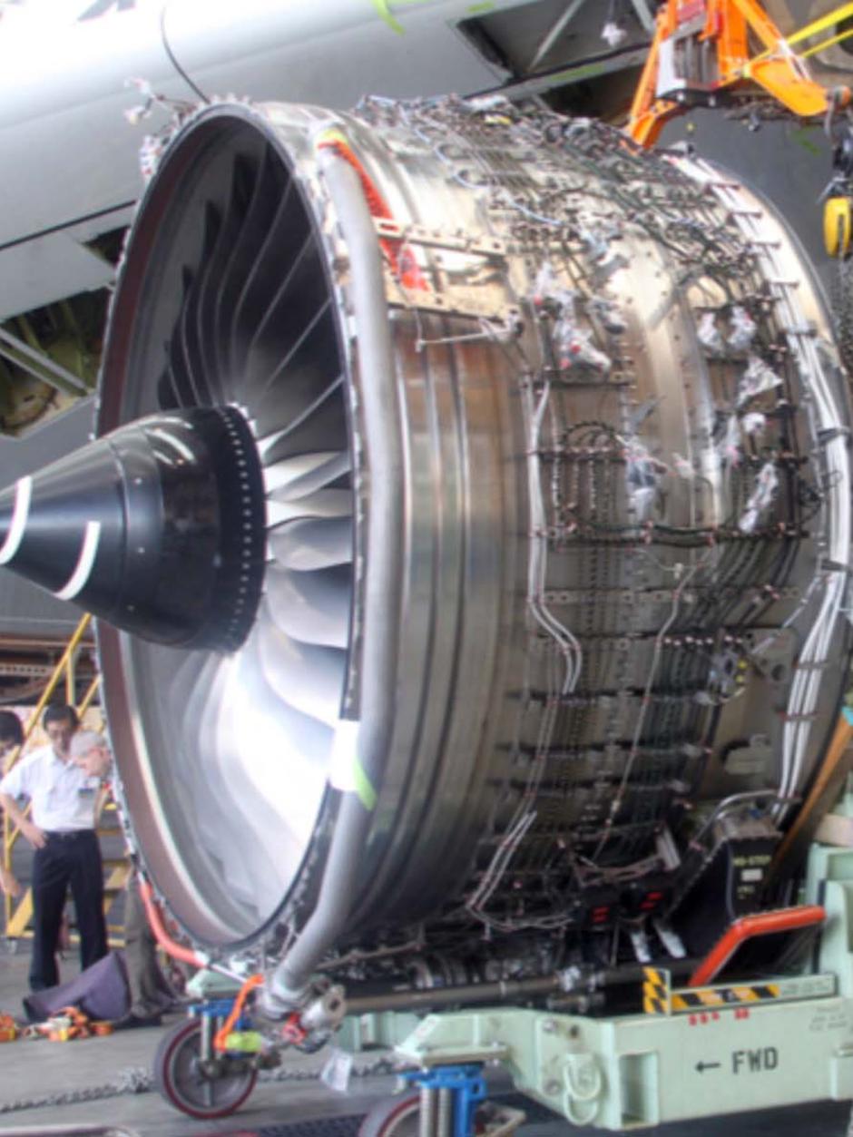 Qantas A380 returns to the skies - ABC News