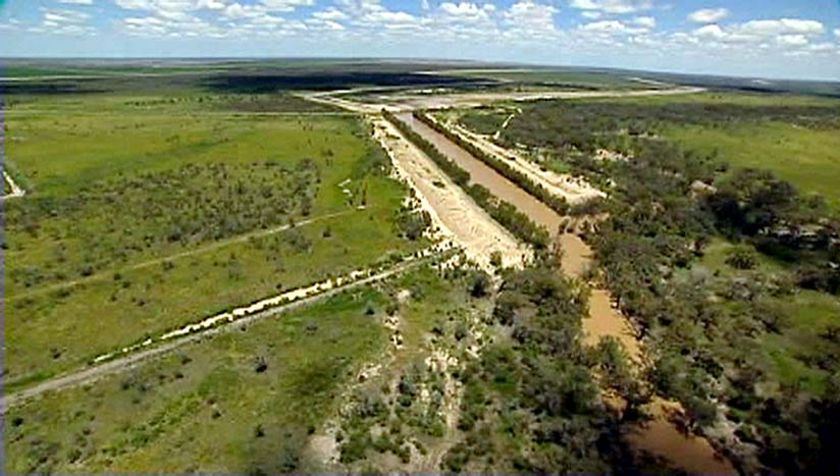 Bligh offers help to Cubbie Station workers - ABC News