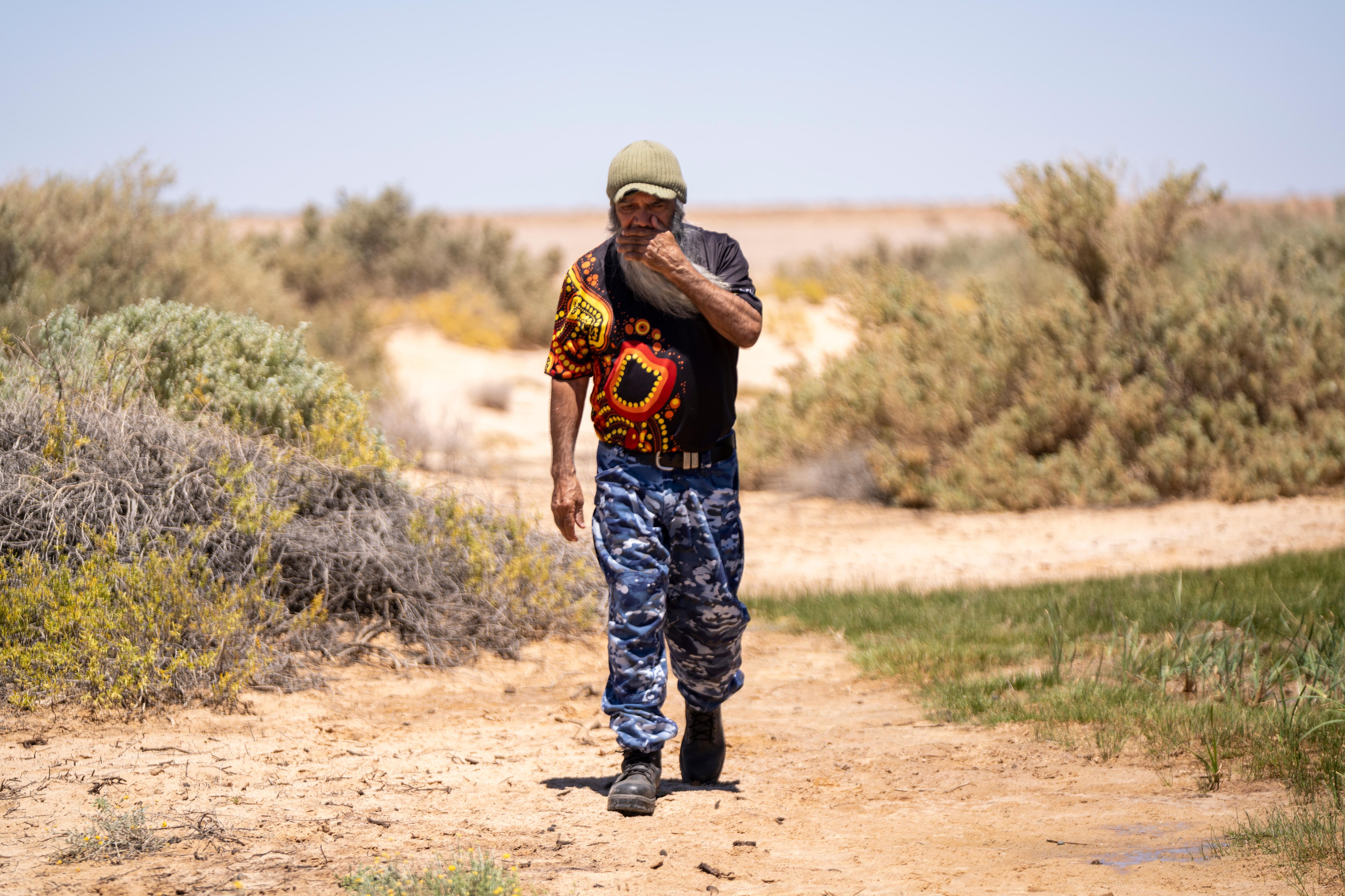 Water is under pressure in the Great Artesian Basin - ABC News