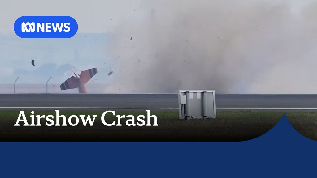Pilot seriously injured in crash at Aust. International Airshow at ...