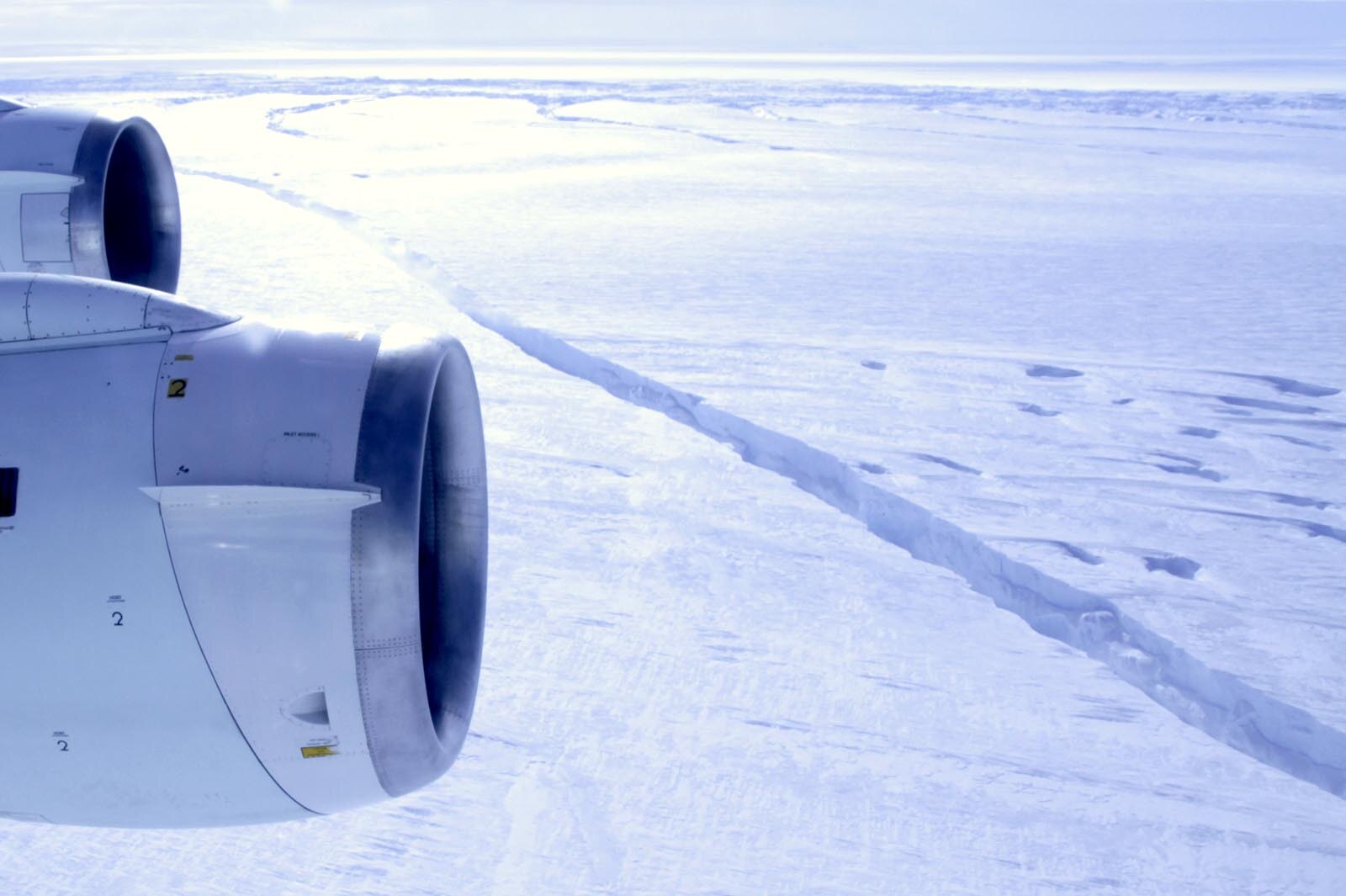 Antarctic crack could cause city-sized iceberg - ABC News