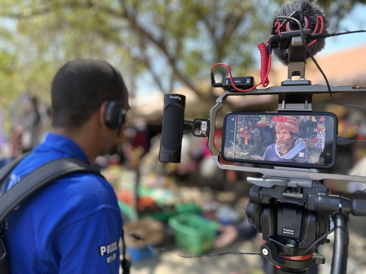 Timor-Leste journalists have a go at 'mojo' - ABC International Development
