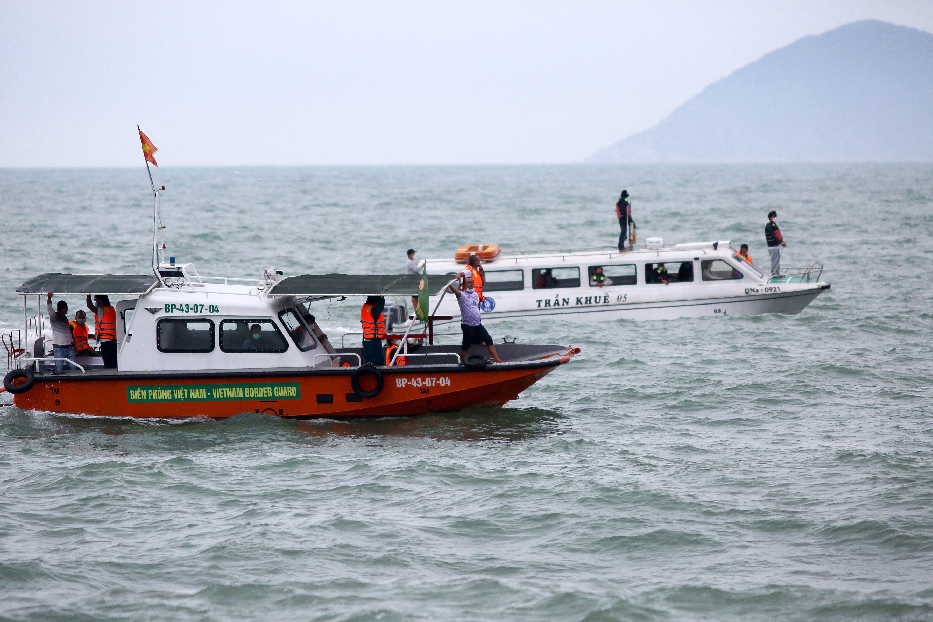 At least 13 killed after tourist boat sinks off the coast of Vietnam ...