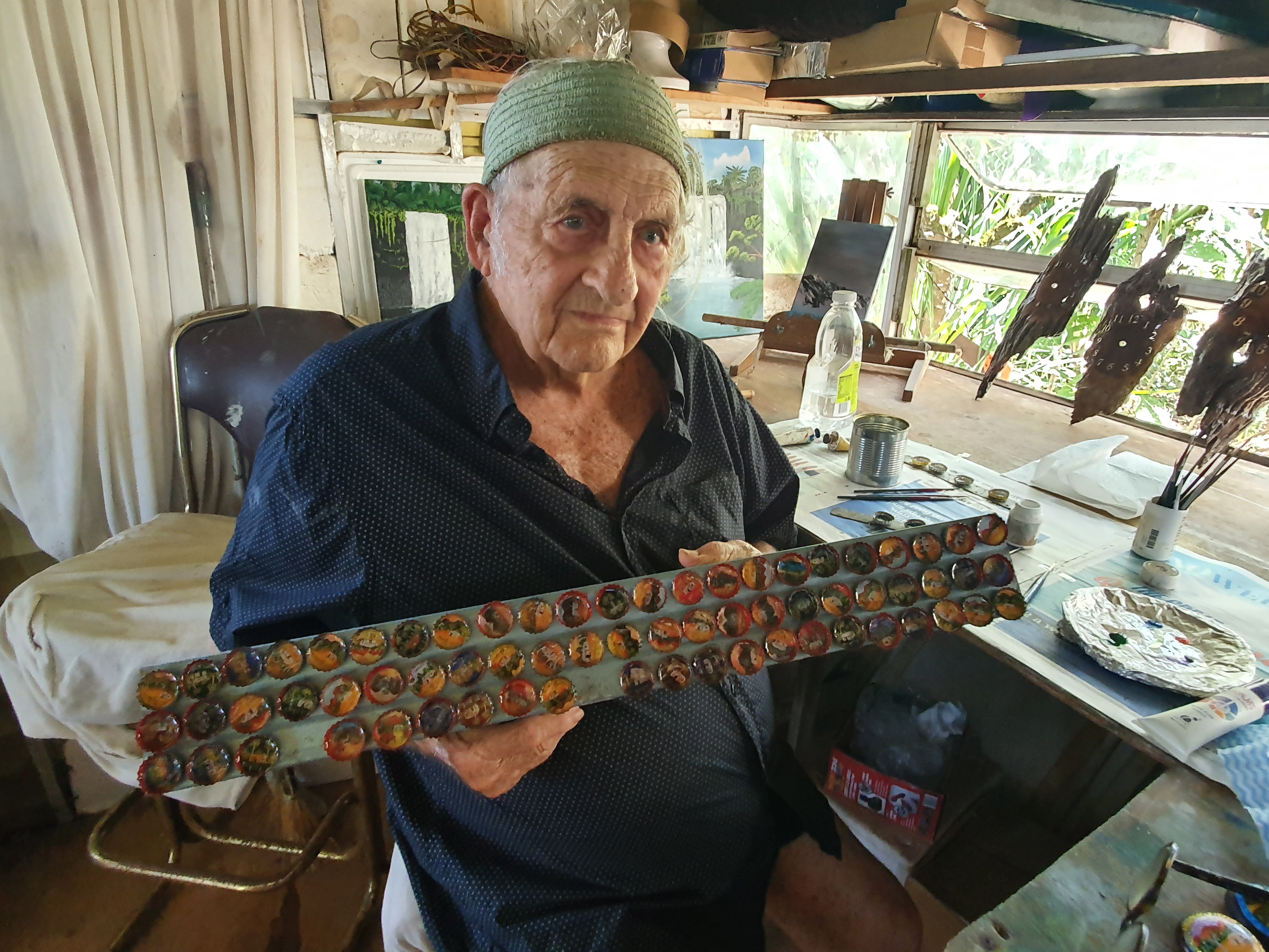 No stopping Bill Treichel, 95, as he paints Australian outback ...