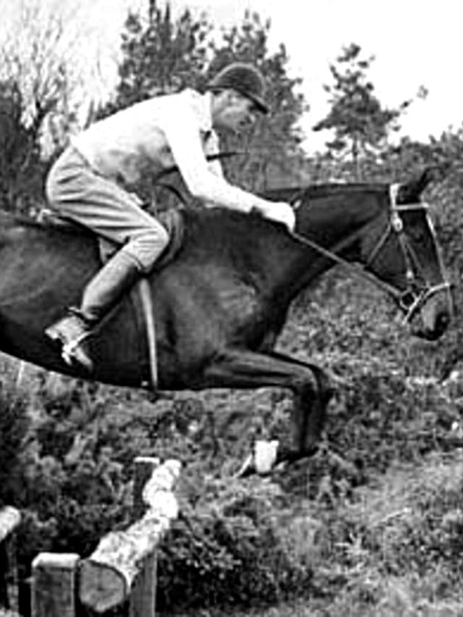 Equestrian champion Bill Roycroft dead at 96 - ABC News