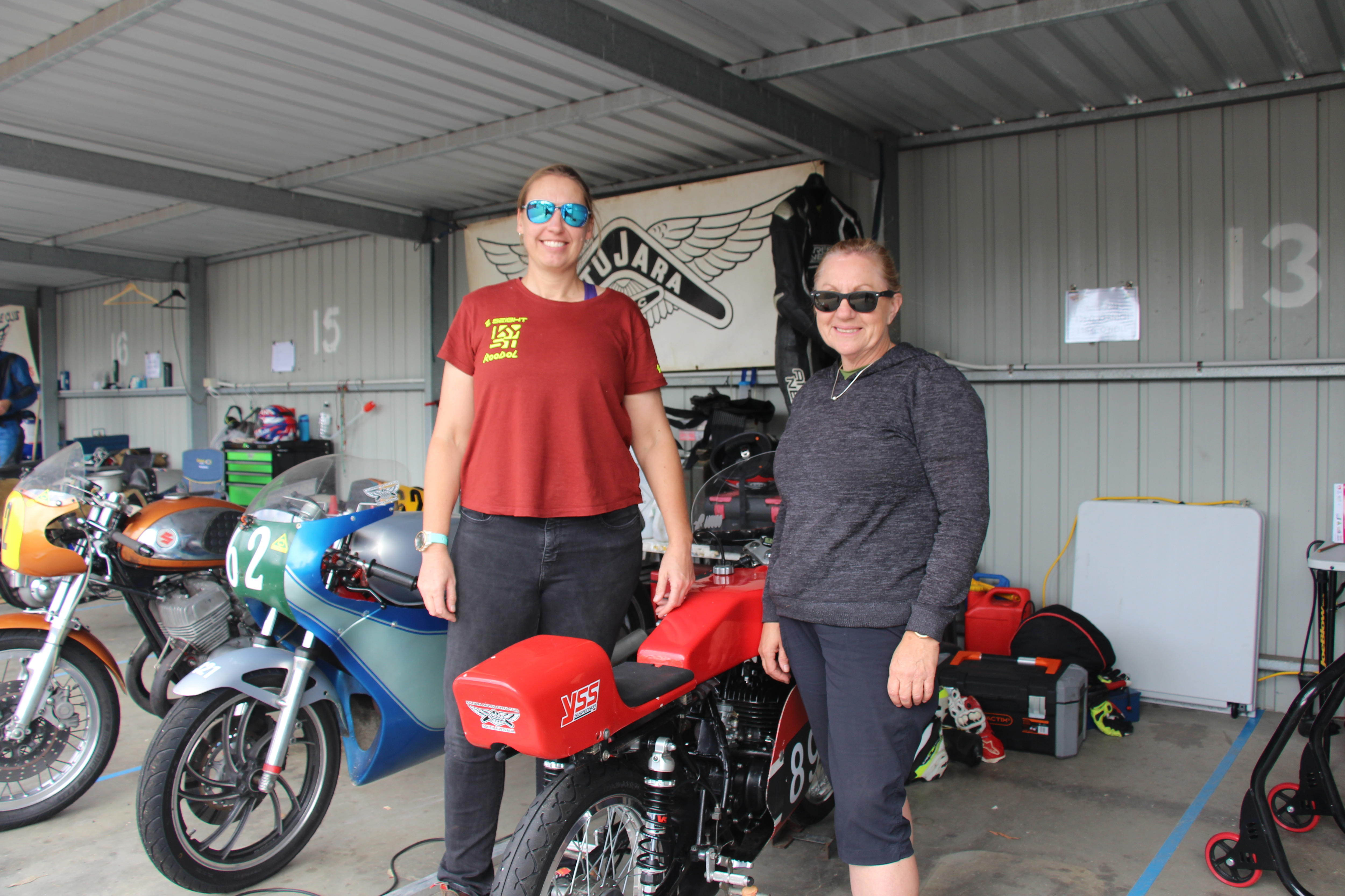 All-female motorcycling team takes on the Australian Historic Road ...