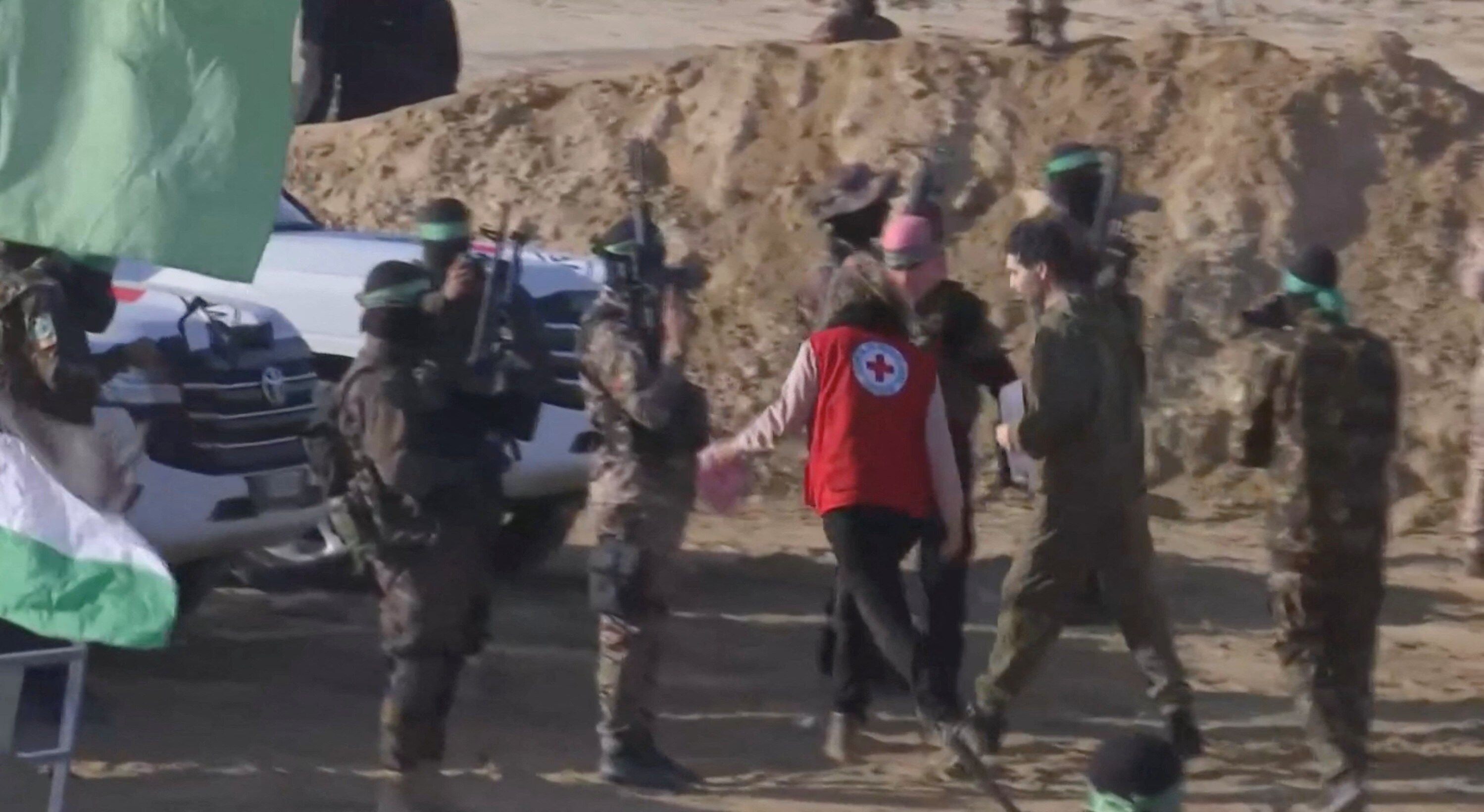 Hamas hands over Israeli hostages Ofer Kalderon and Yarden Bibas to Red ...