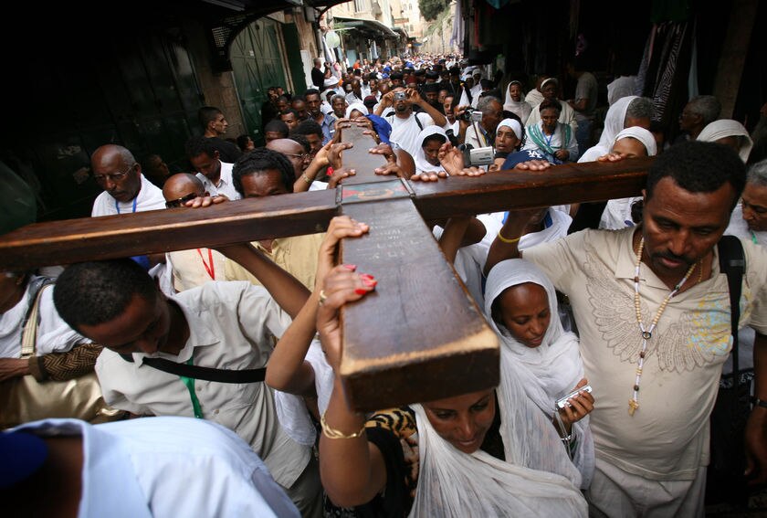 Pilgrims 'off track' on Way of Cross - ABC News