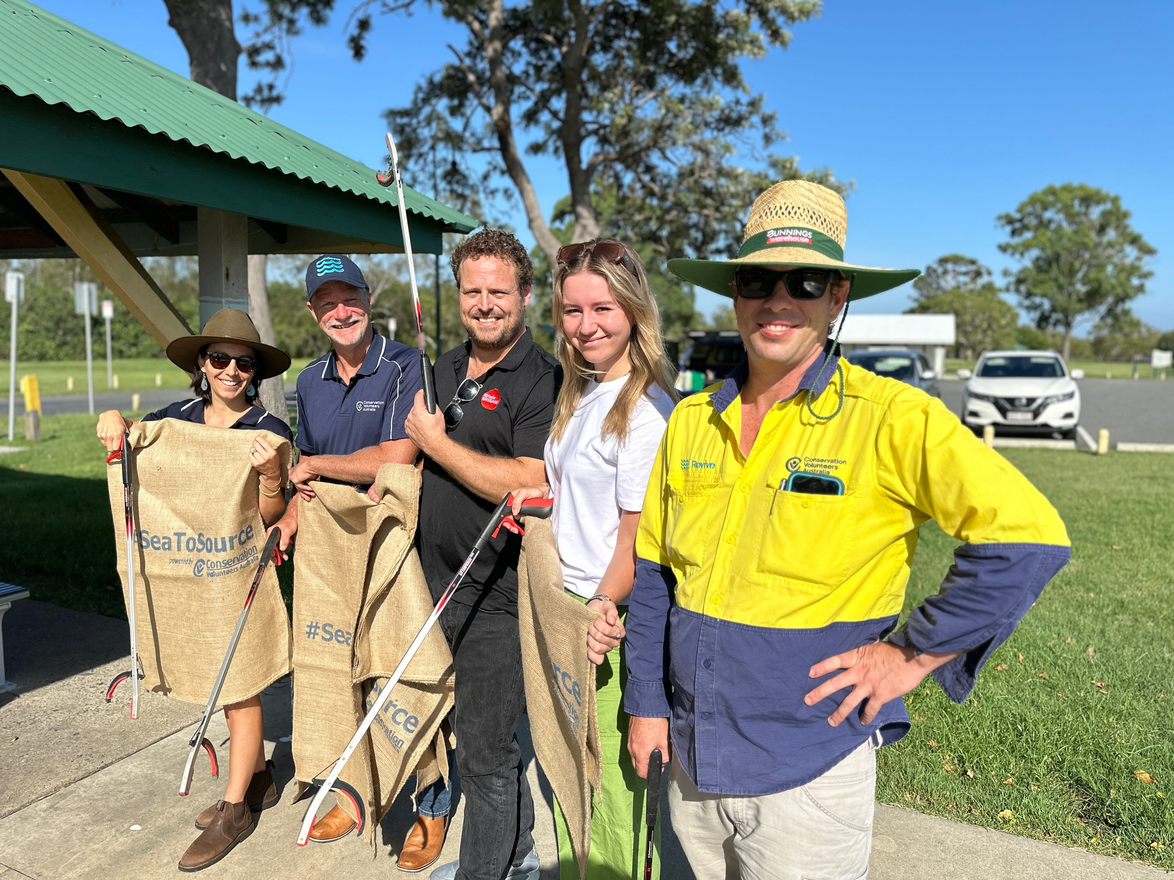 How Nudgee locals are keeping beaches plastic-free - ABC listen