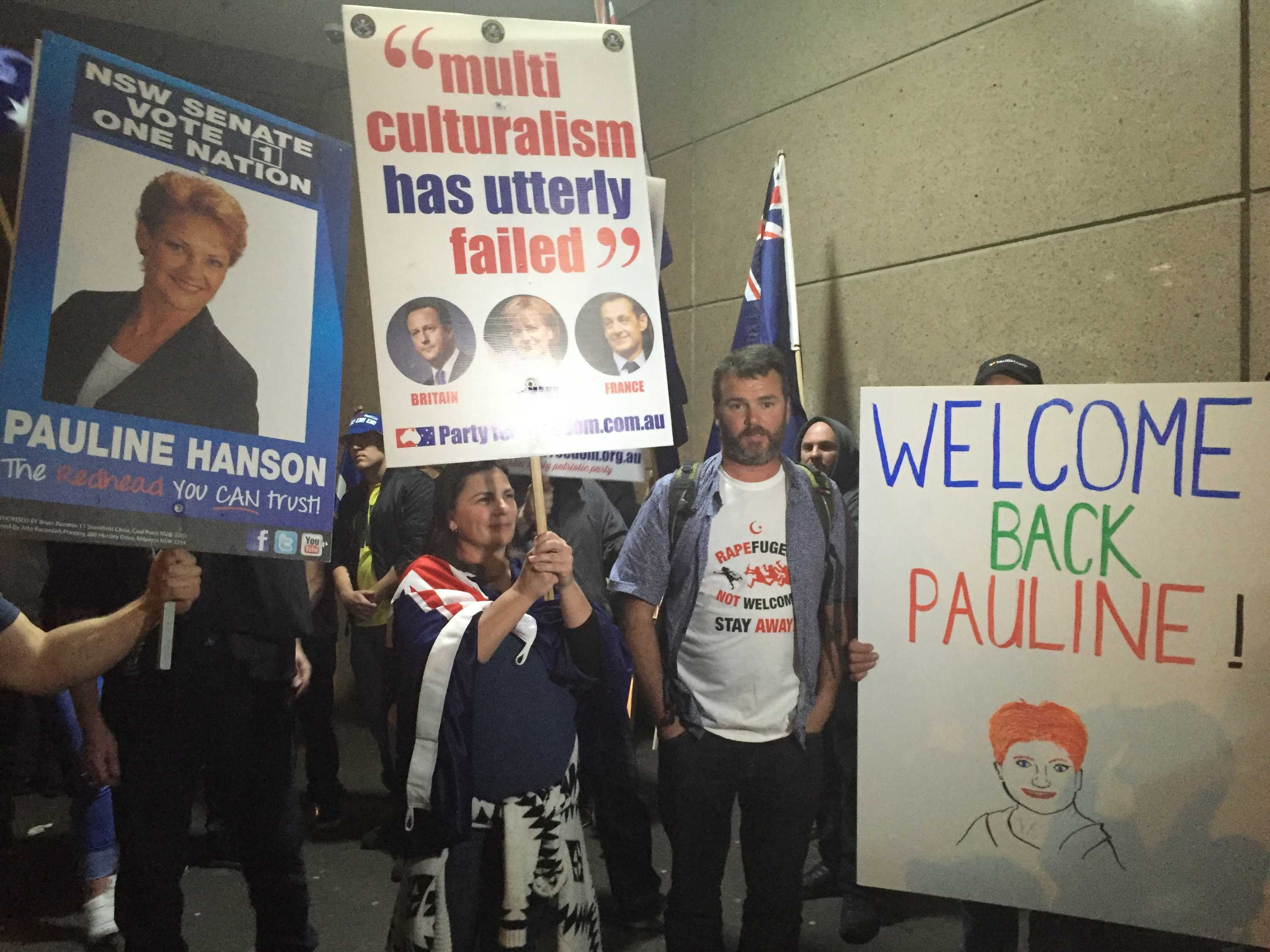 Pauline Hanson Q&A: Hundreds protest, police keep rival groups apart ...