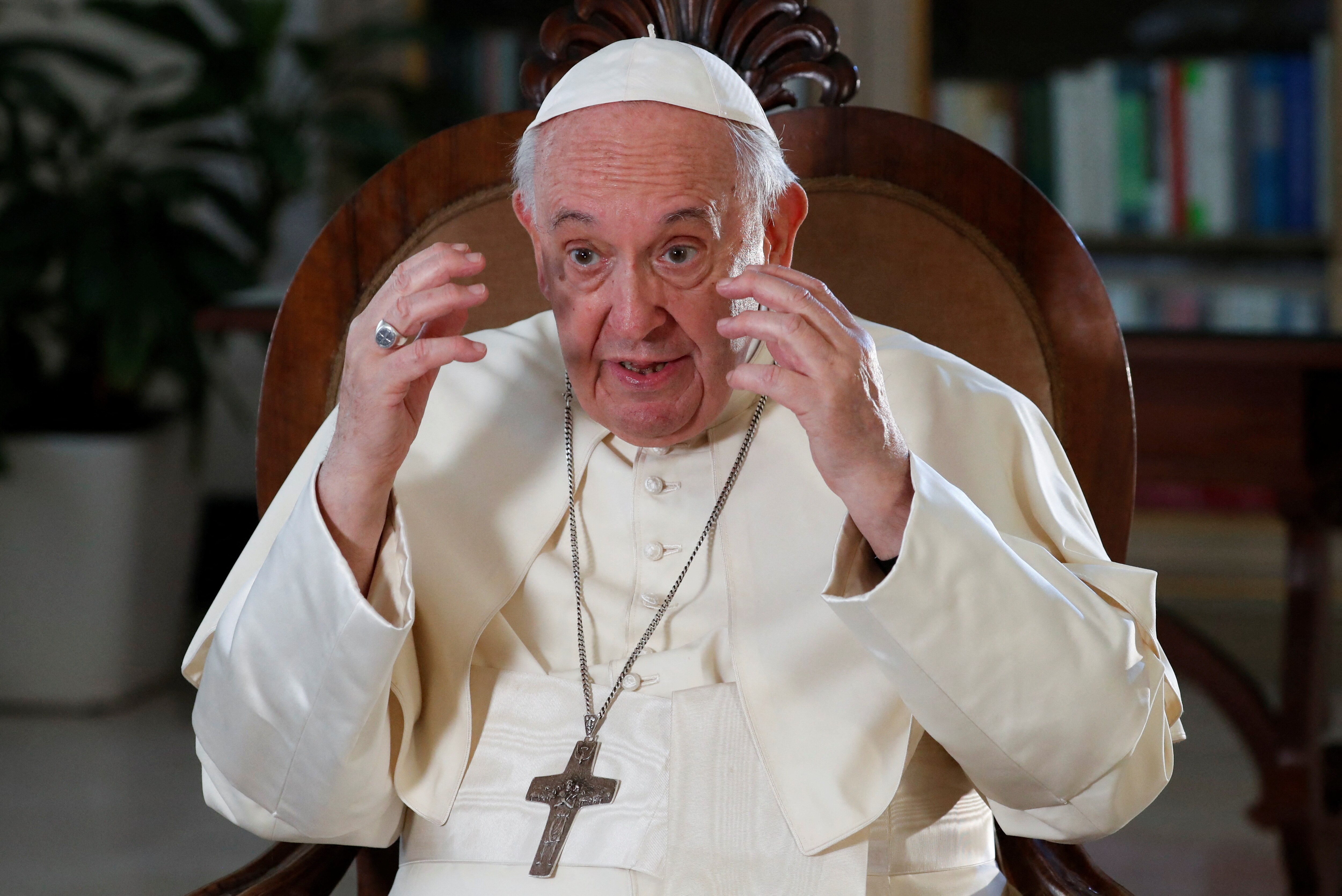 Pope Francis interview covers potential Moscow trip, reaction to US ...