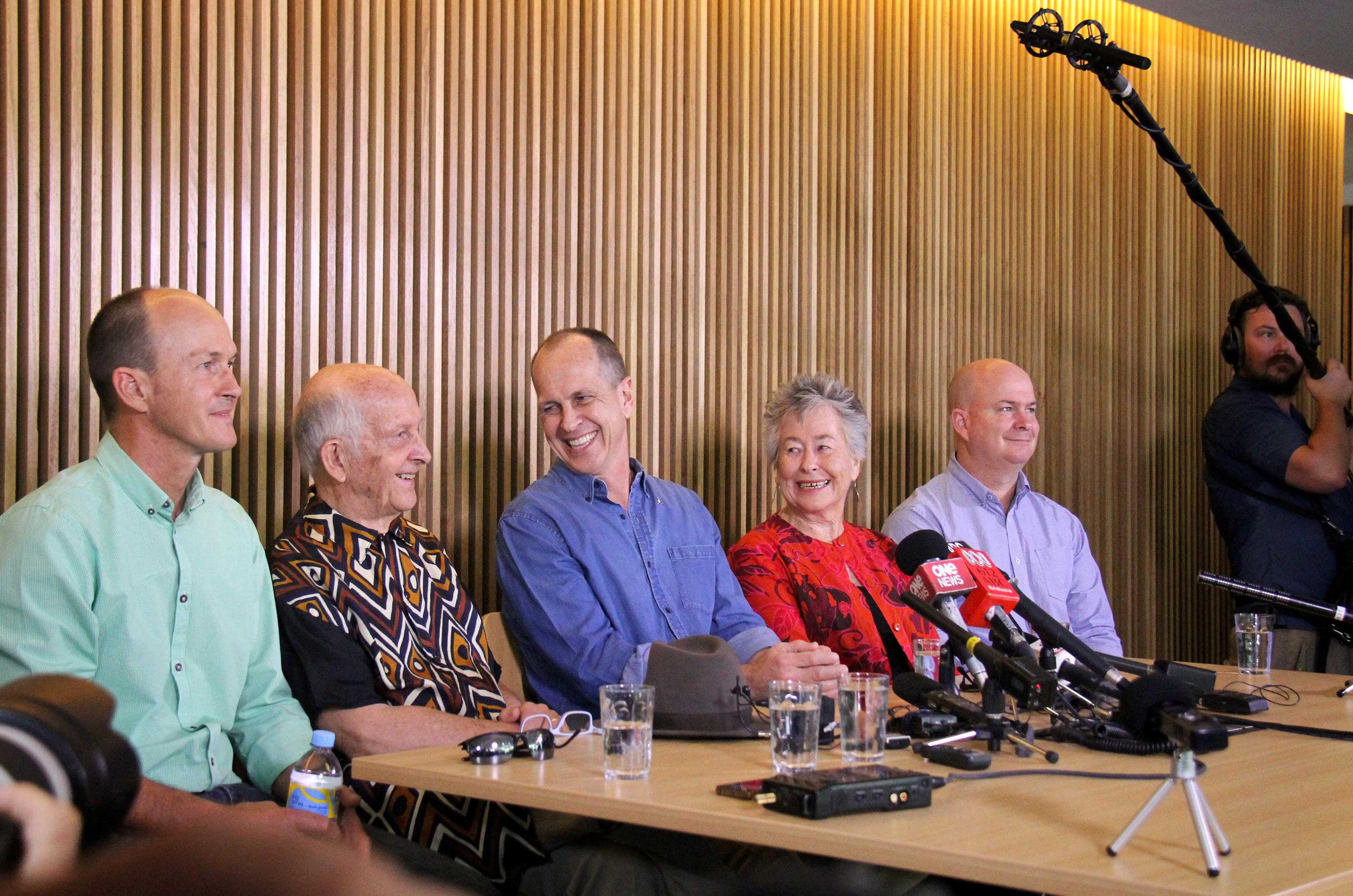 Peter Greste praises family's 'dignity, passion and resolve', vows to ...