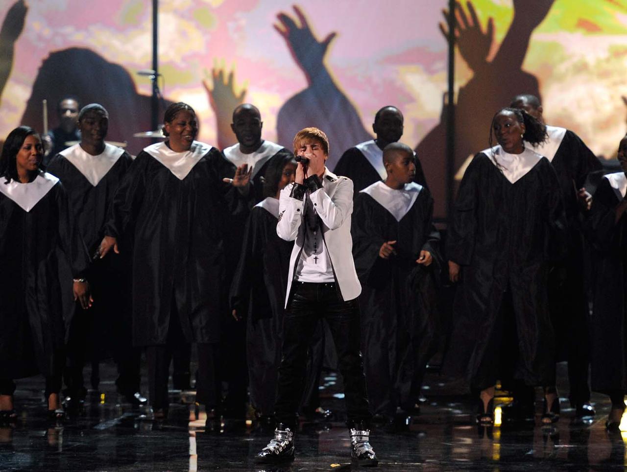 Bieber dominates American Music Awards - ABC News