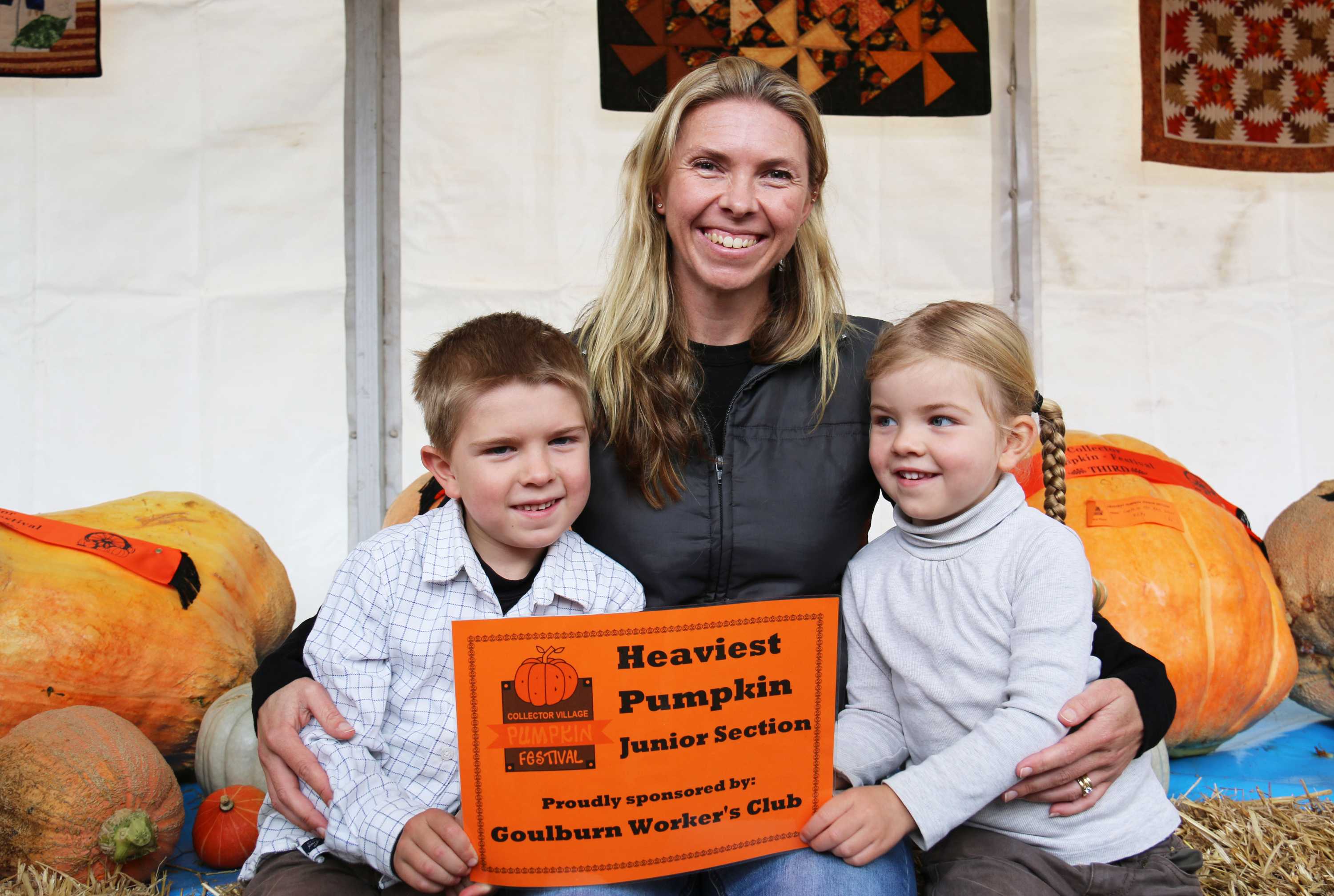 Thousands turn out for Collector Pumpkin Festival - ABC News
