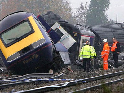 Investigators comb wreckage of British train crash - ABC News