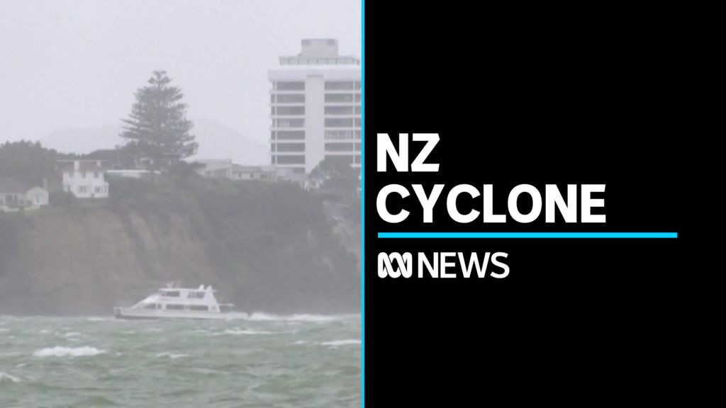 Auckland residents hunker down as cyclone tracks south - ABC News