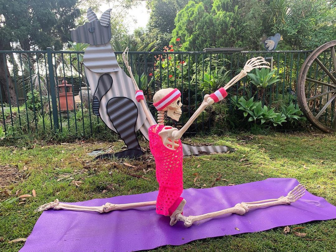 How a friendship between a Halloween skeleton and a young girl changed ...