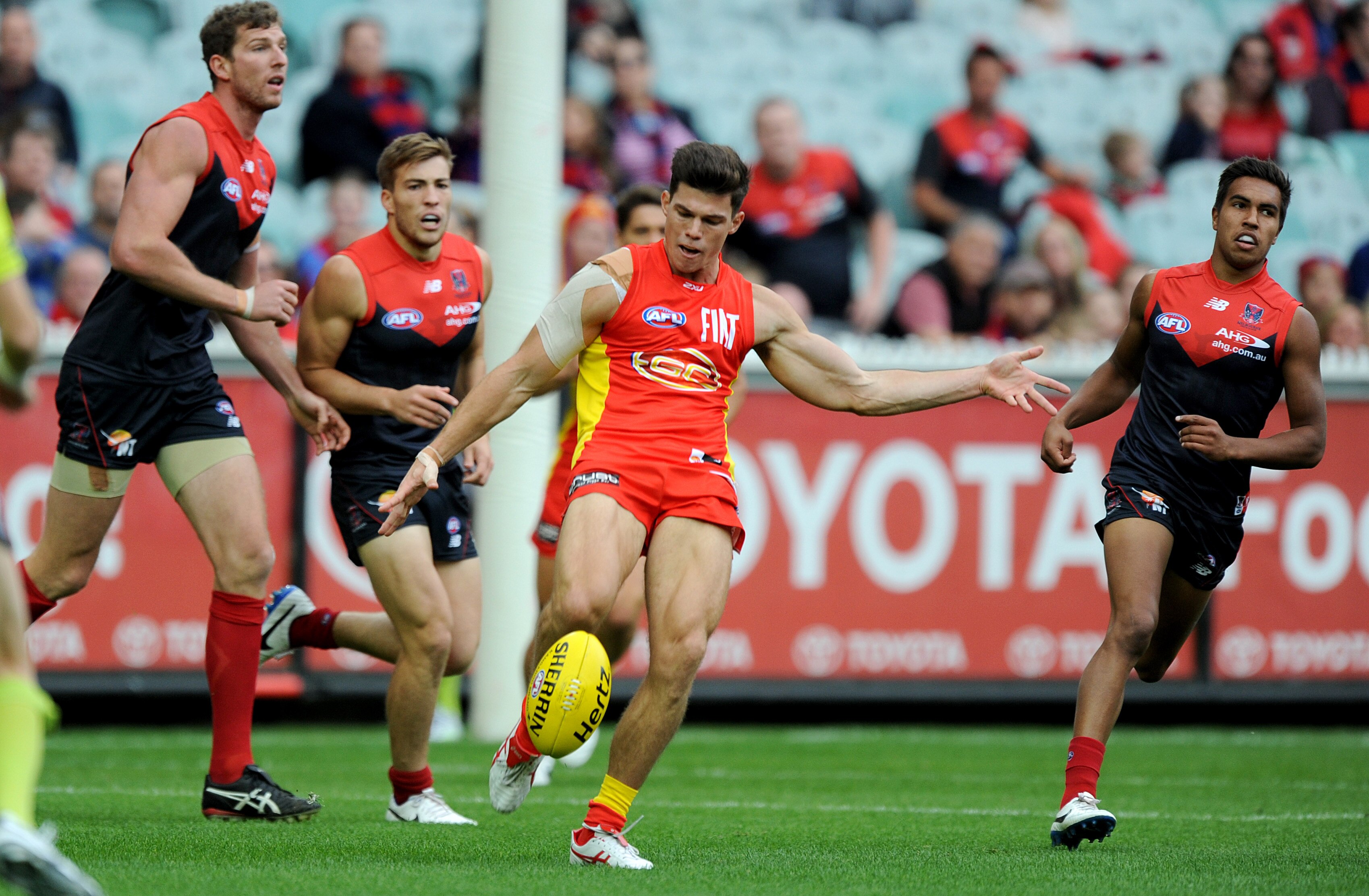 Jaeger O'Meara targeting AFL finals, flags with Fremantle after tearful ...