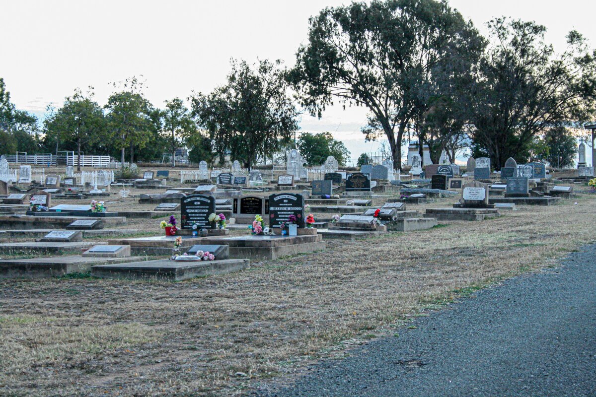 Taroom locals invest in burial equipment after undertaker retires - ABC ...