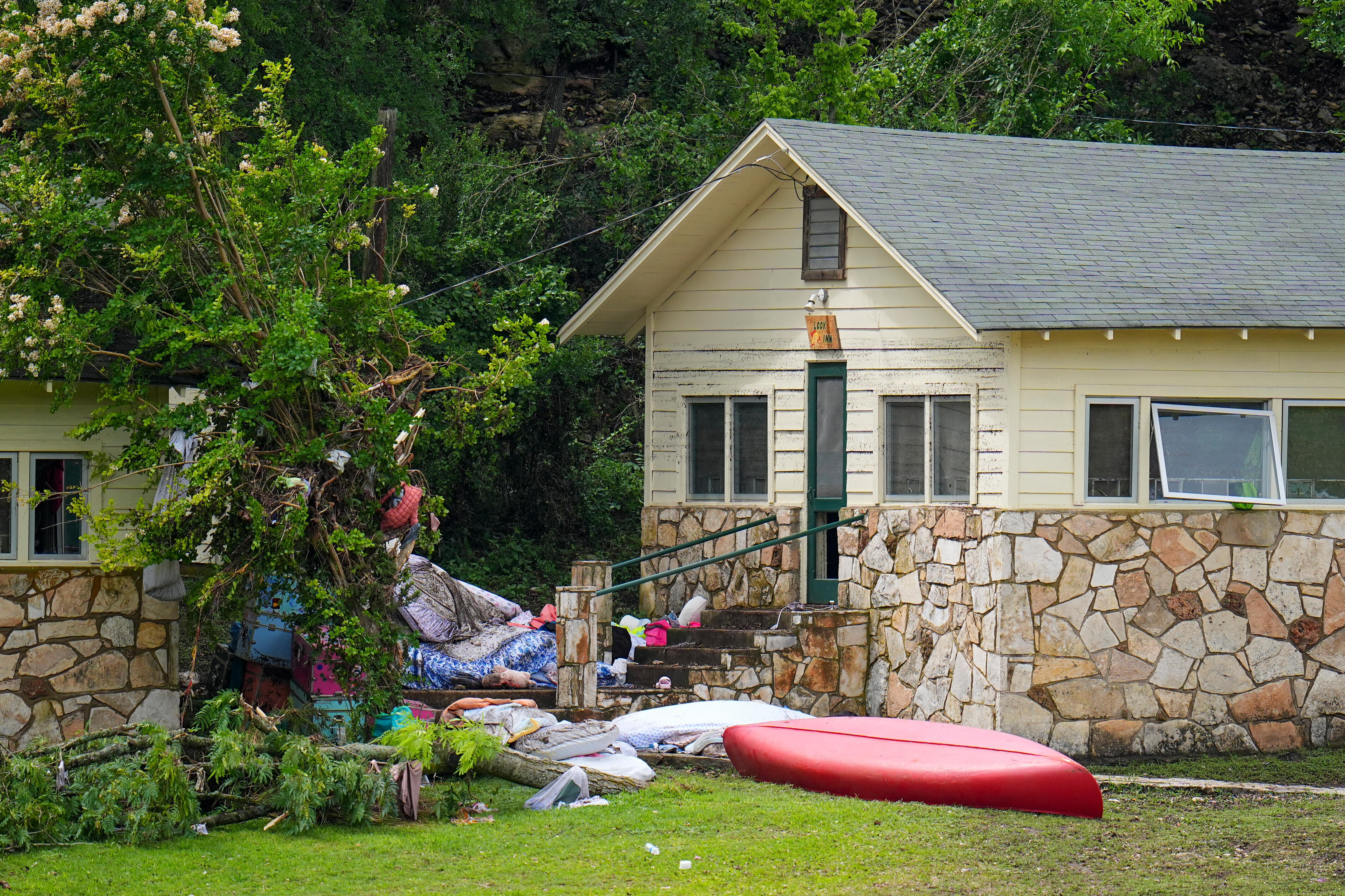 Hundreds of girls were 'living their best life' at Texas summer camp ...