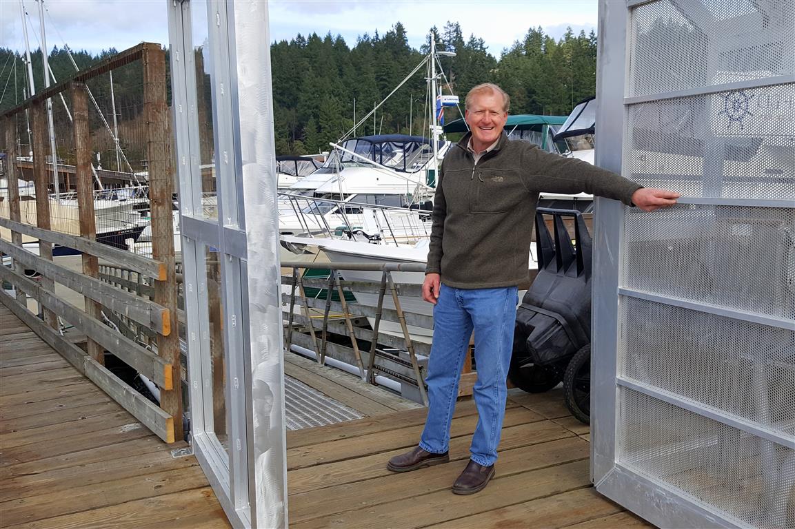 Missing sailor Hartwell Champagne's siblings refuse to give up hope ...